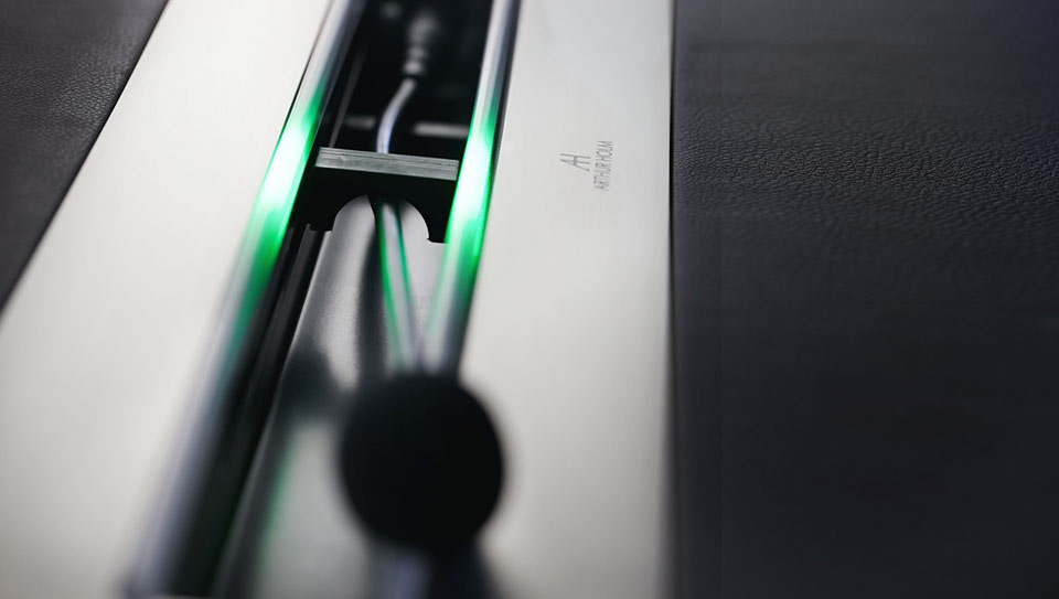 Arthur Holm Dynamic Talk H by COMM-TEC | Archello