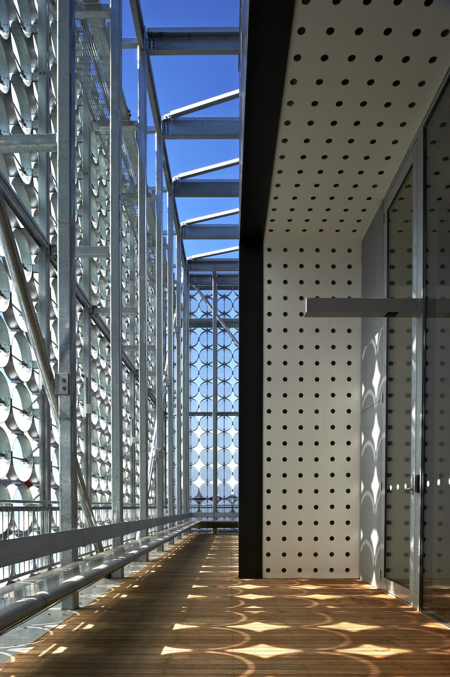 Gallery of RMIT Design Hub | Sean Godsell Architects | Media - 31