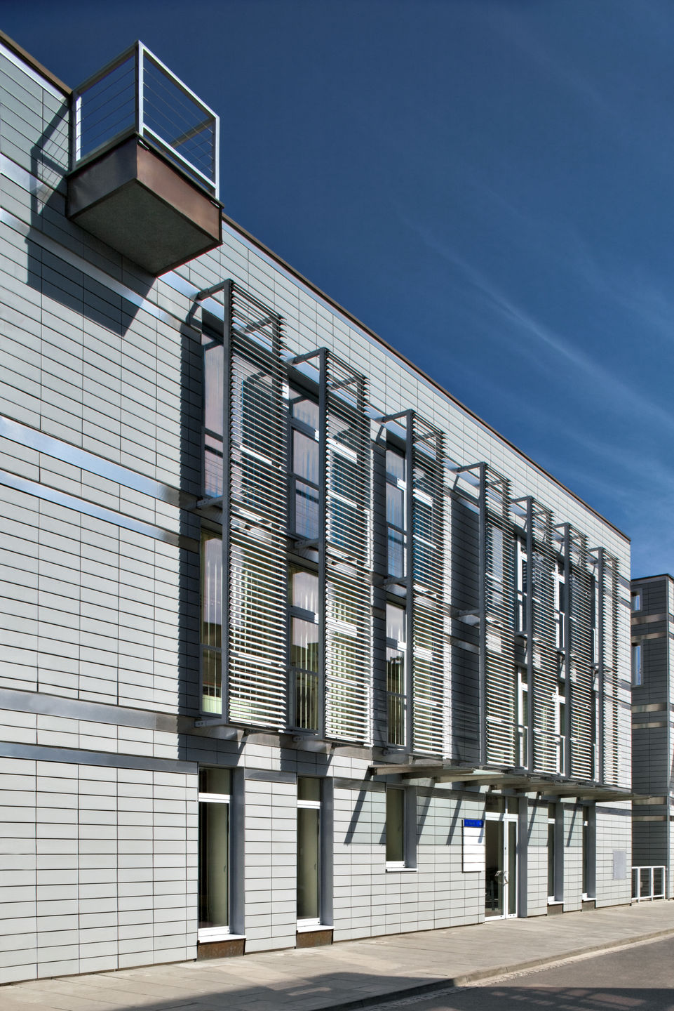 OFFICE BUILDING ASCO IN CRACOW | BARYCZ & SARAMOWICZ DESIGN OFFICE ...