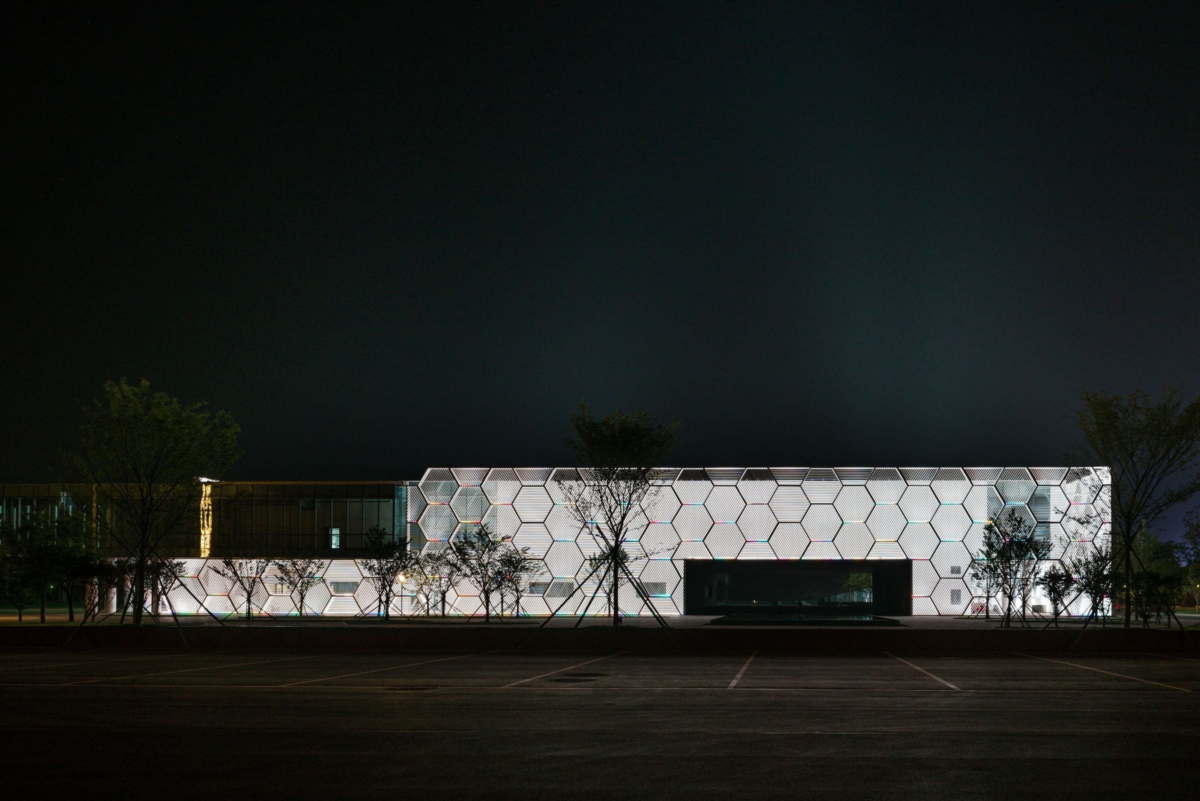 Gallery of DEEJ Factory | 5+DESIGN | Media - 33