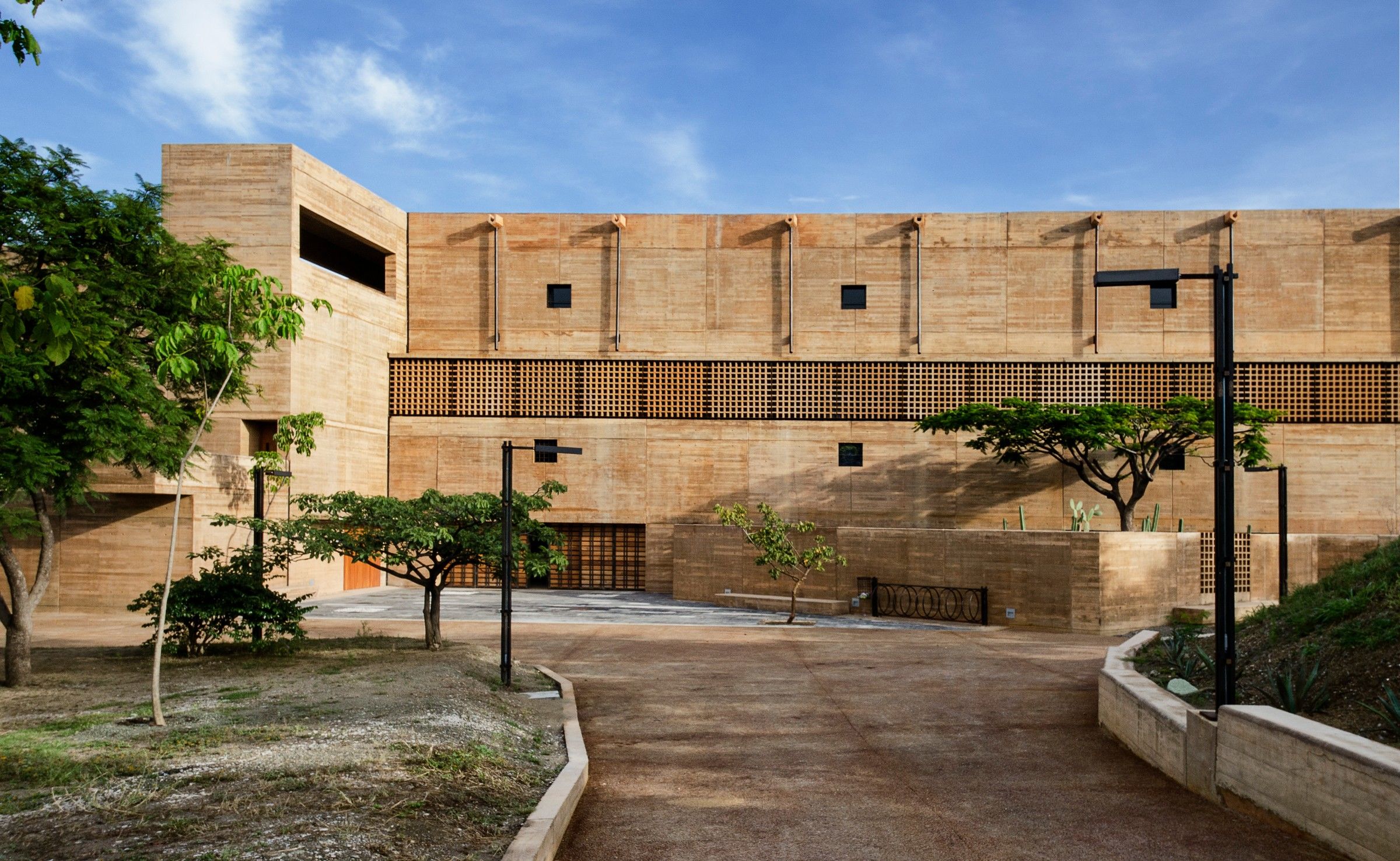 Gallery of Oaxaca's Historical Archive Building | Mendaro Arquitectos ...