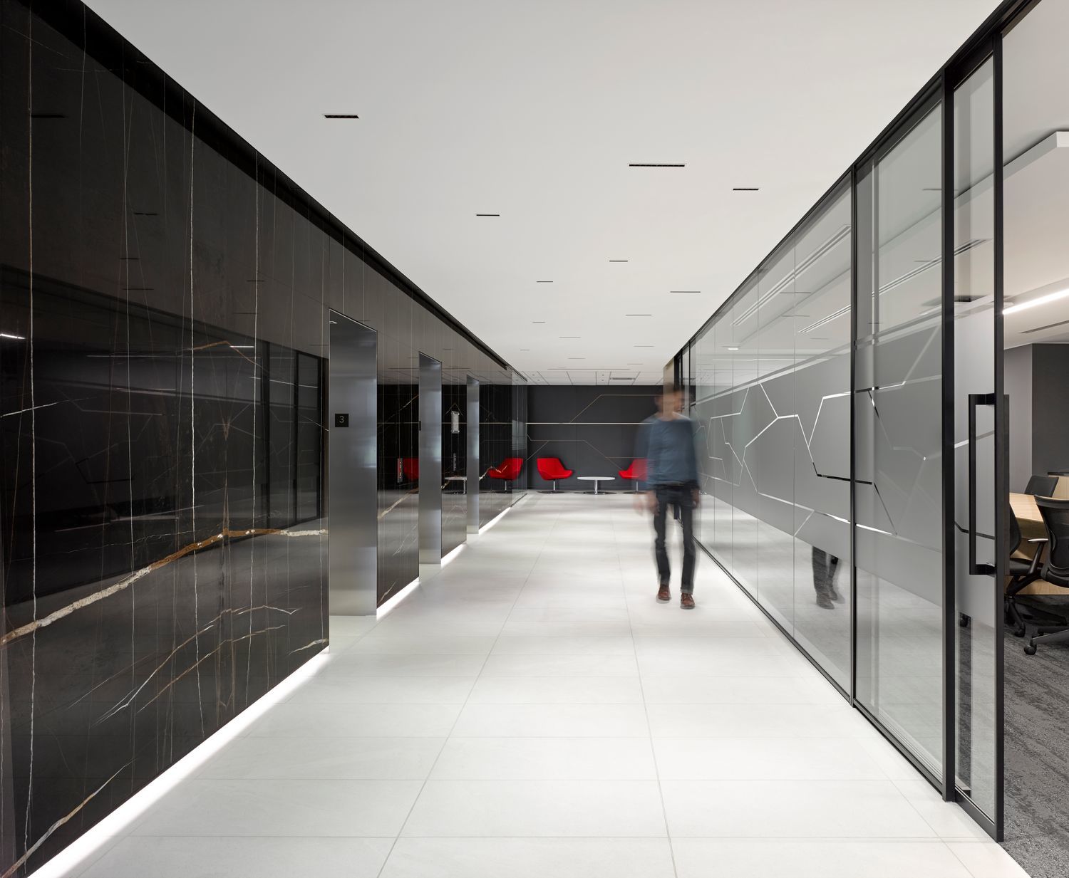 Focus™ flexible glazed partitions with high acoustic performance levels ...