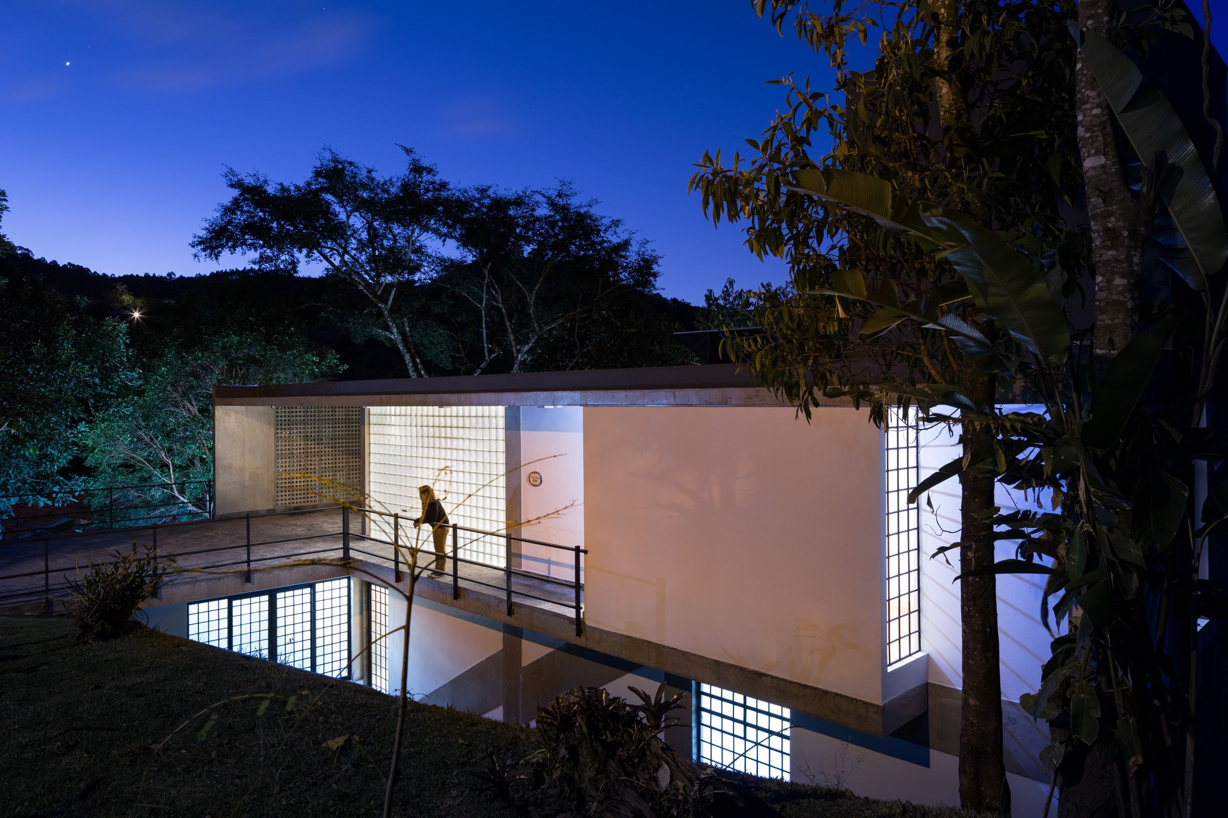 Gallery of Jambreiro House | Marcos Franchini Arquiteto | Media - 3