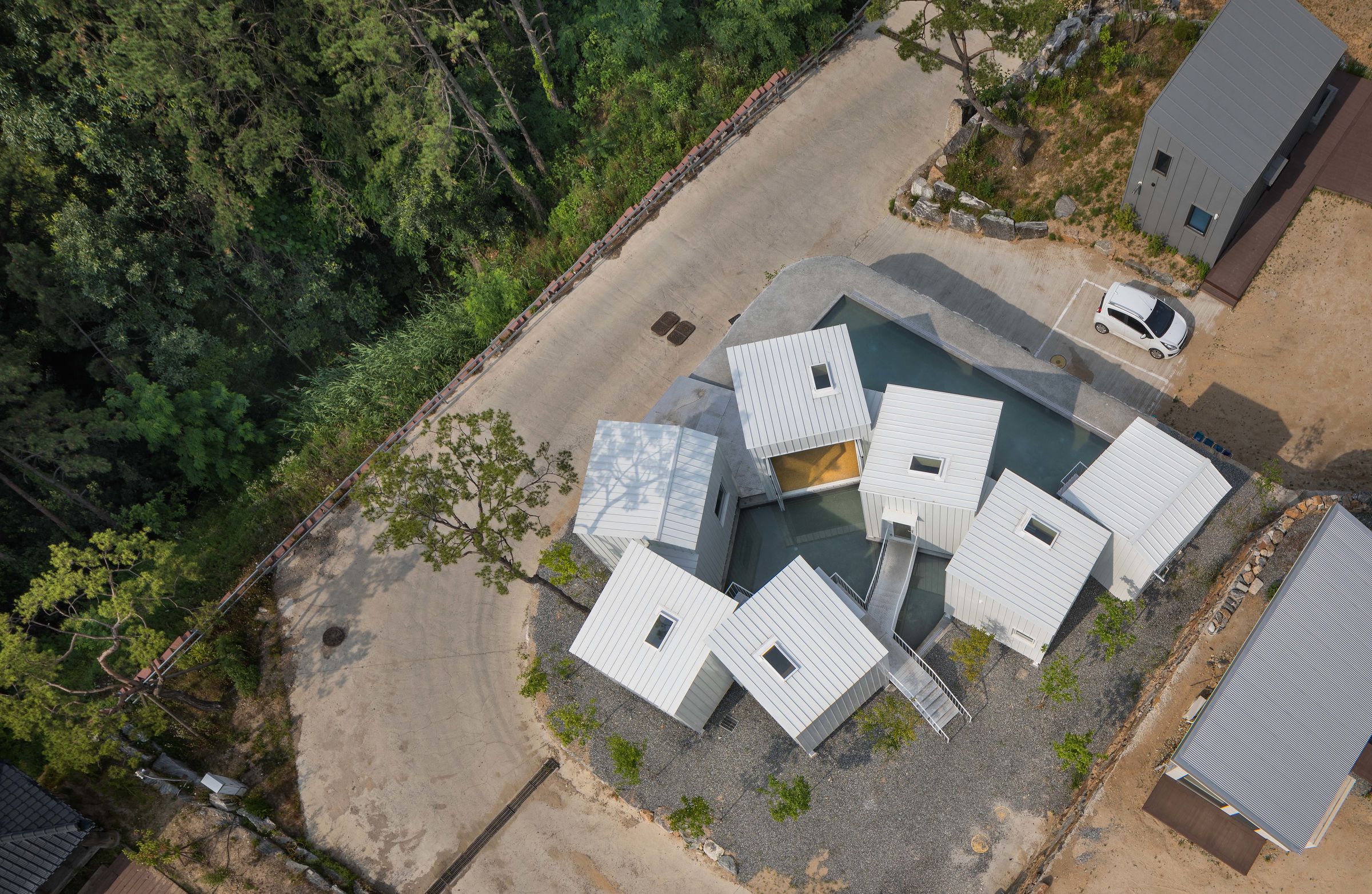 FLOATING CUBES | YounghanChung Architects | Archello