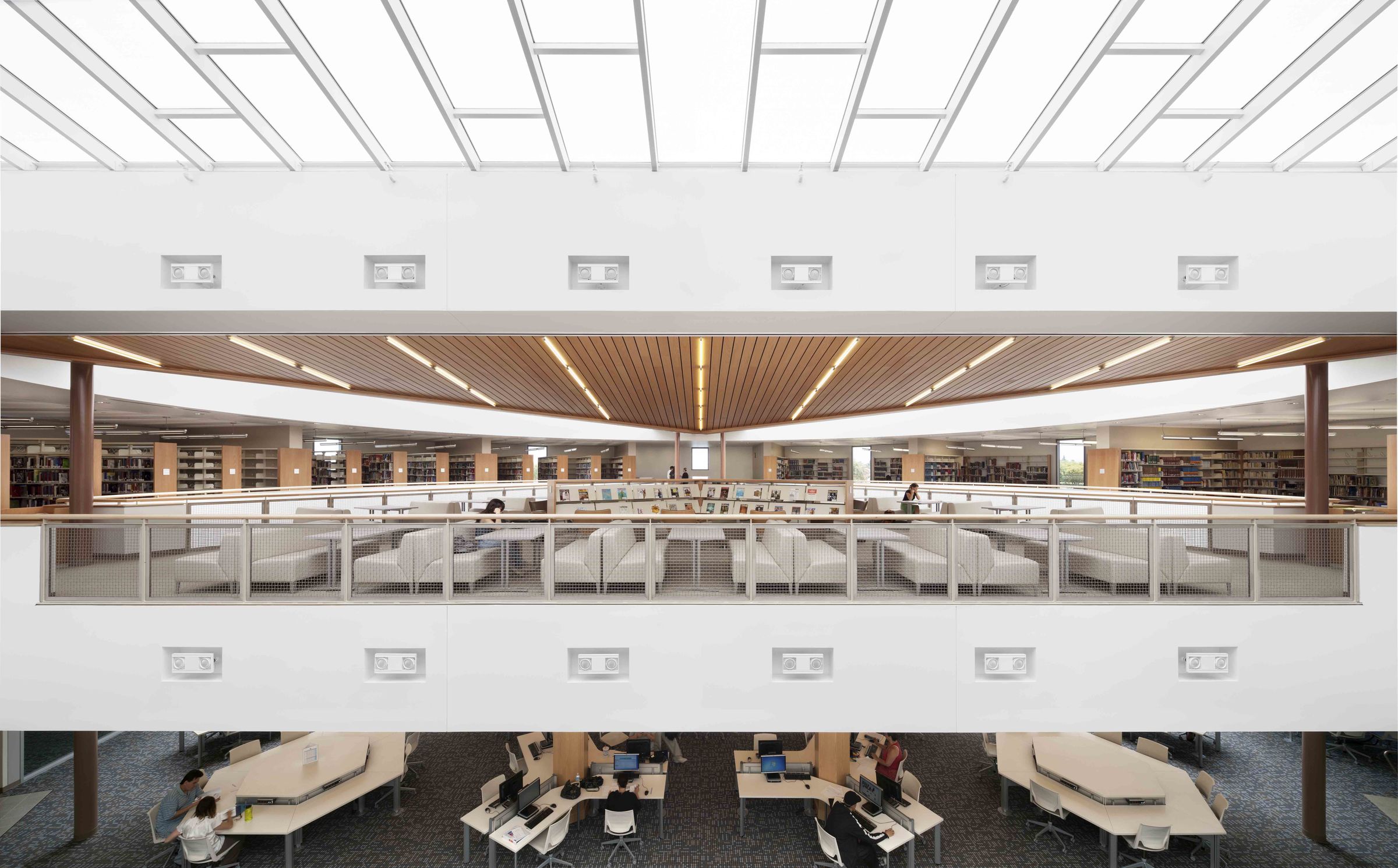 Oxnard College Library | OKALUX GmbH | Archello