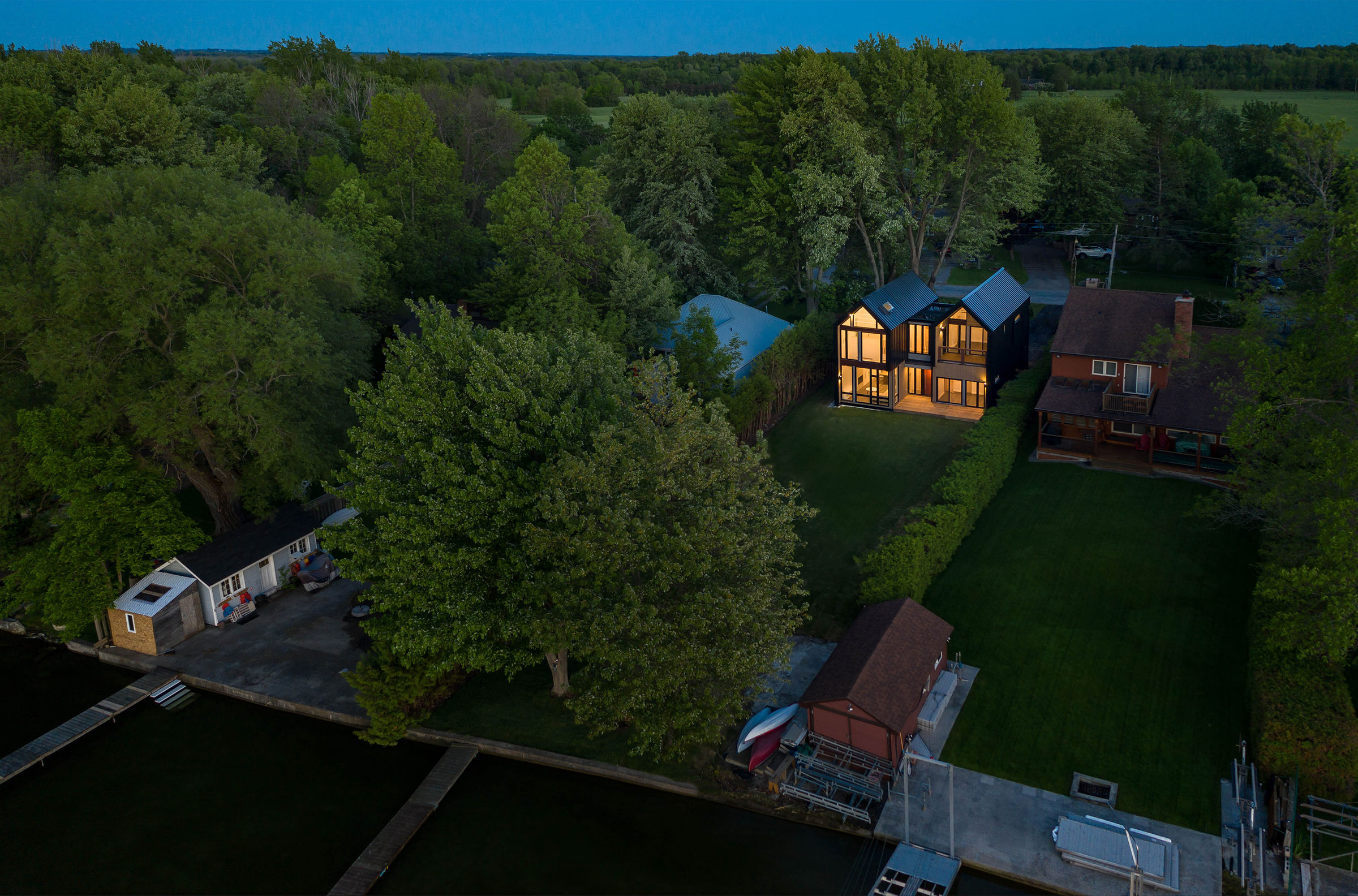 Cottage at Lake Simcoe | C.Y. Lee Architect Inc. | Archello