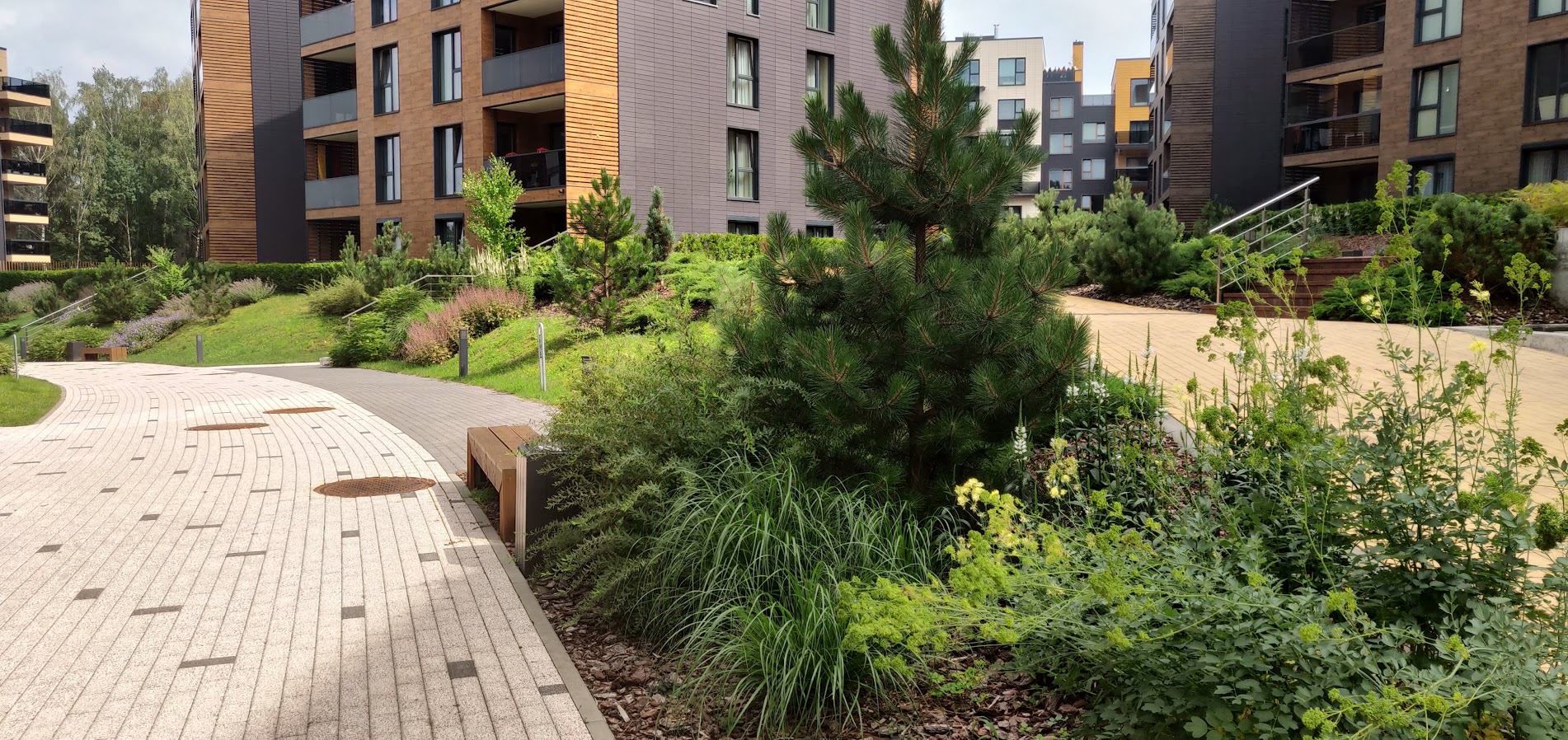 Apartment block area landscape architecture | Kabi - landscape ...