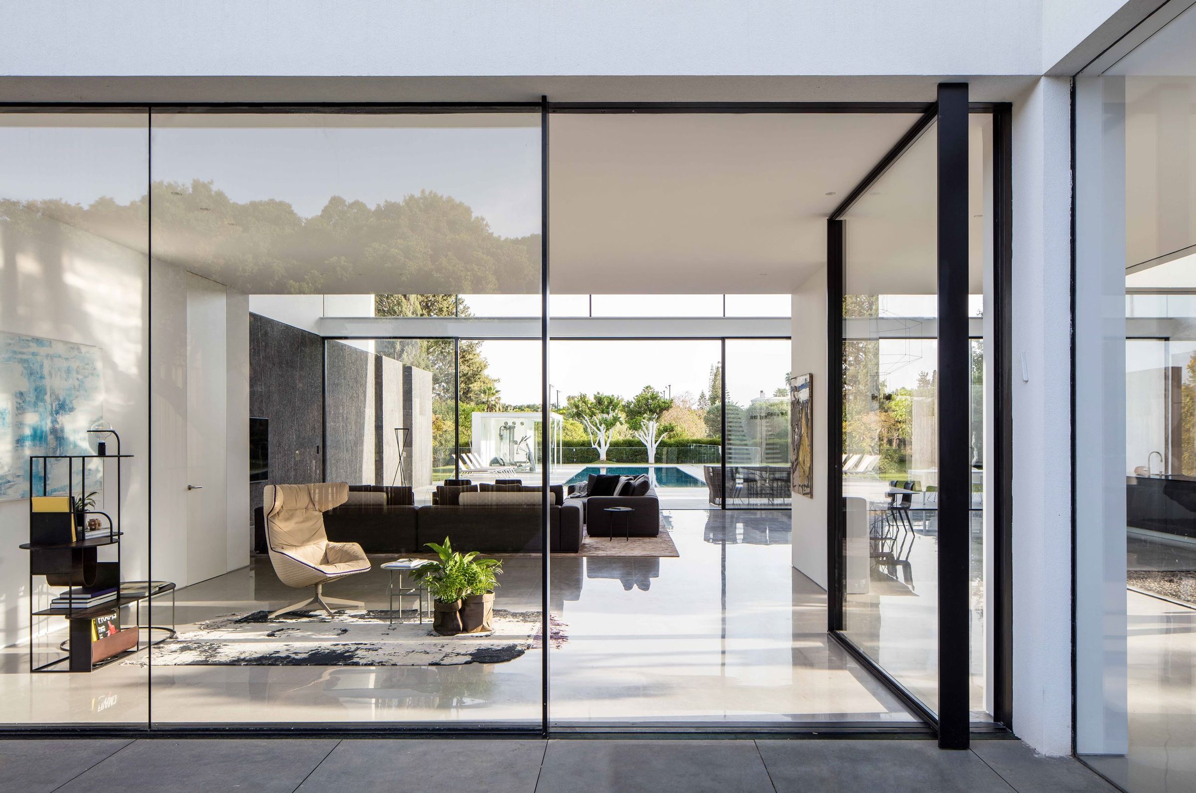 PIVOTING WINDOW by VITROCSA | Archello