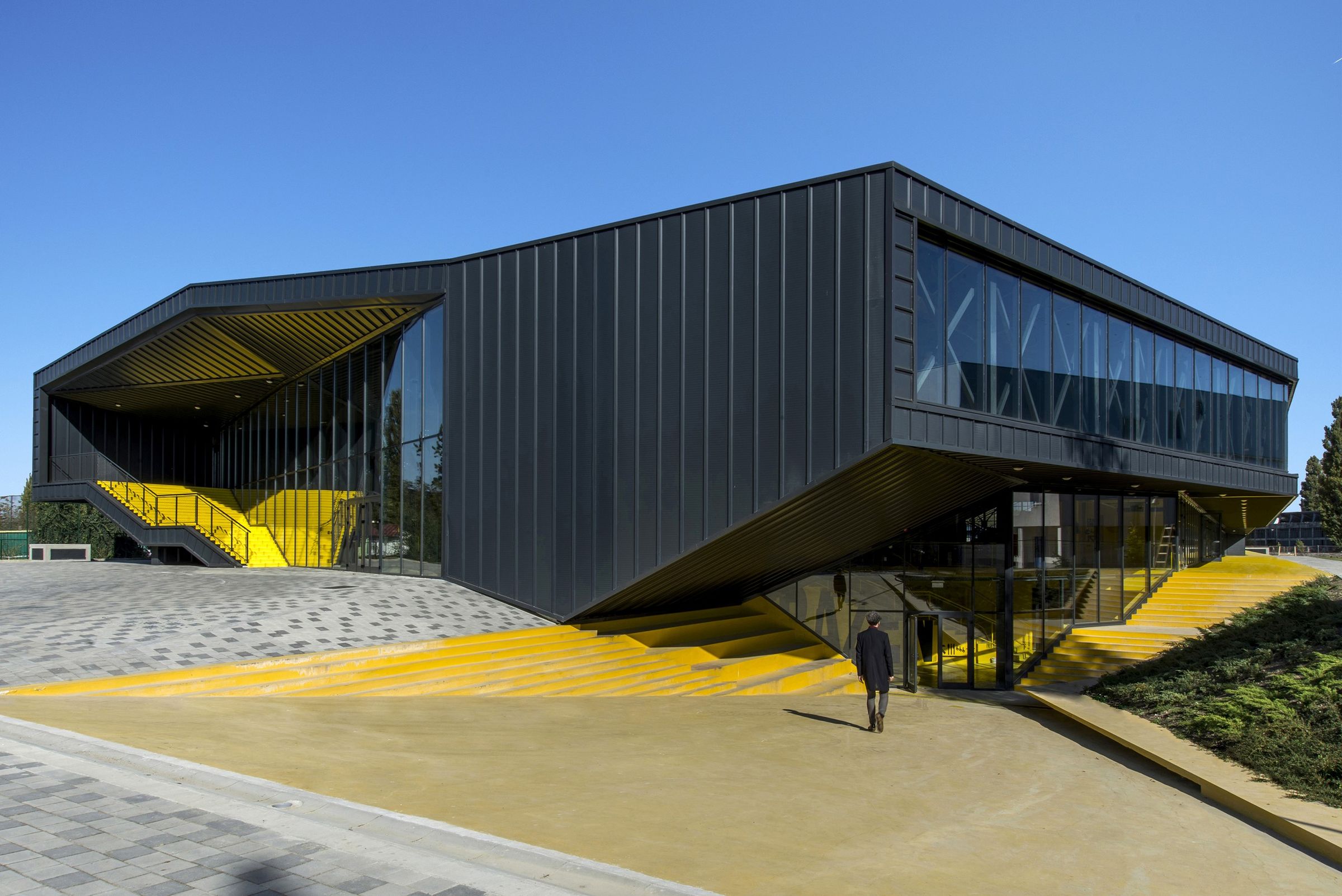 Swimming Pool Vukovar | Idis Turato / Turato Architects | Archello