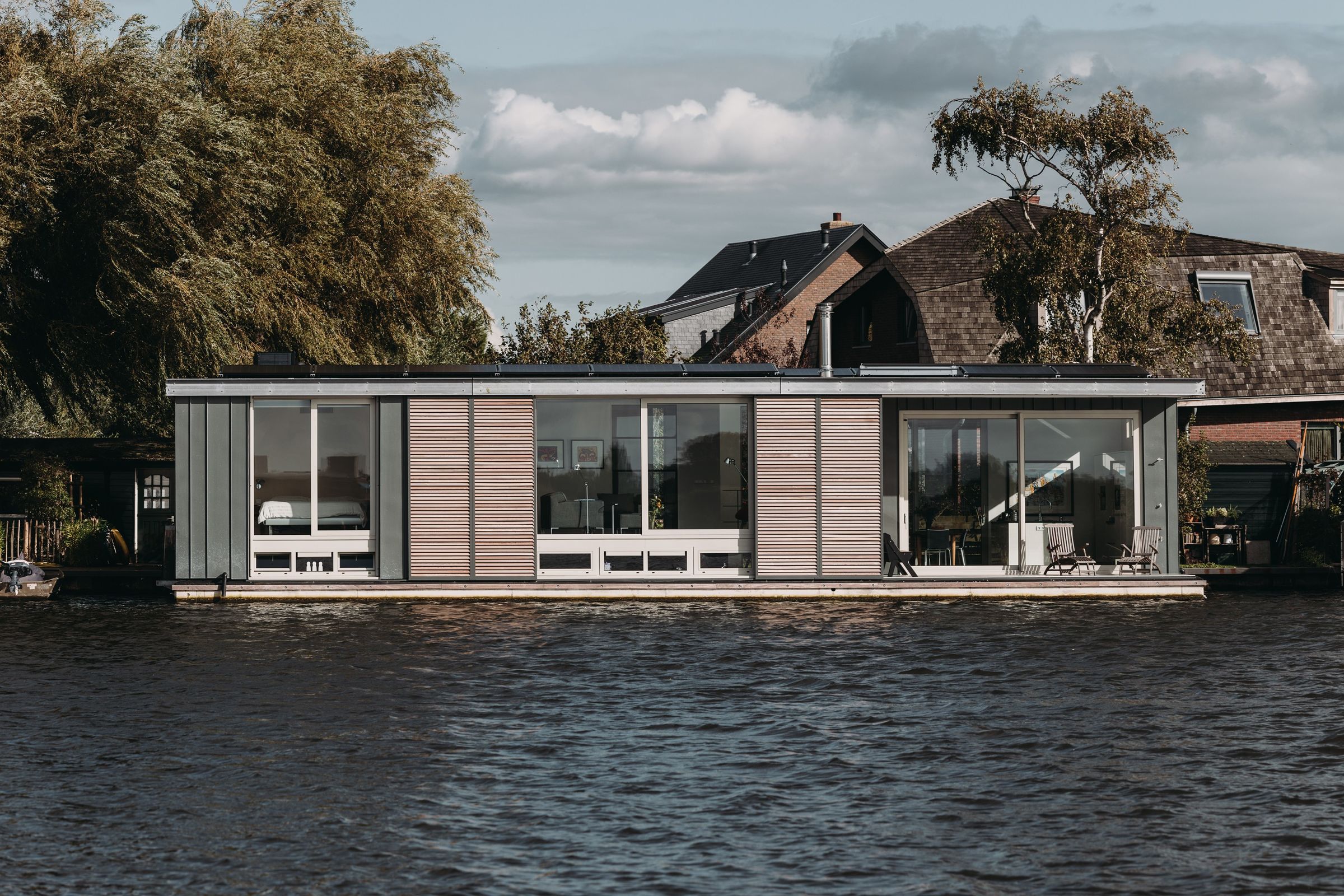 Energy Positive Floating Villa | vanOmmeren-architects | Archello