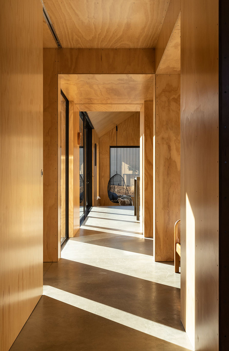 Gallery of Avalanche House | intuitive architects | Media - 18