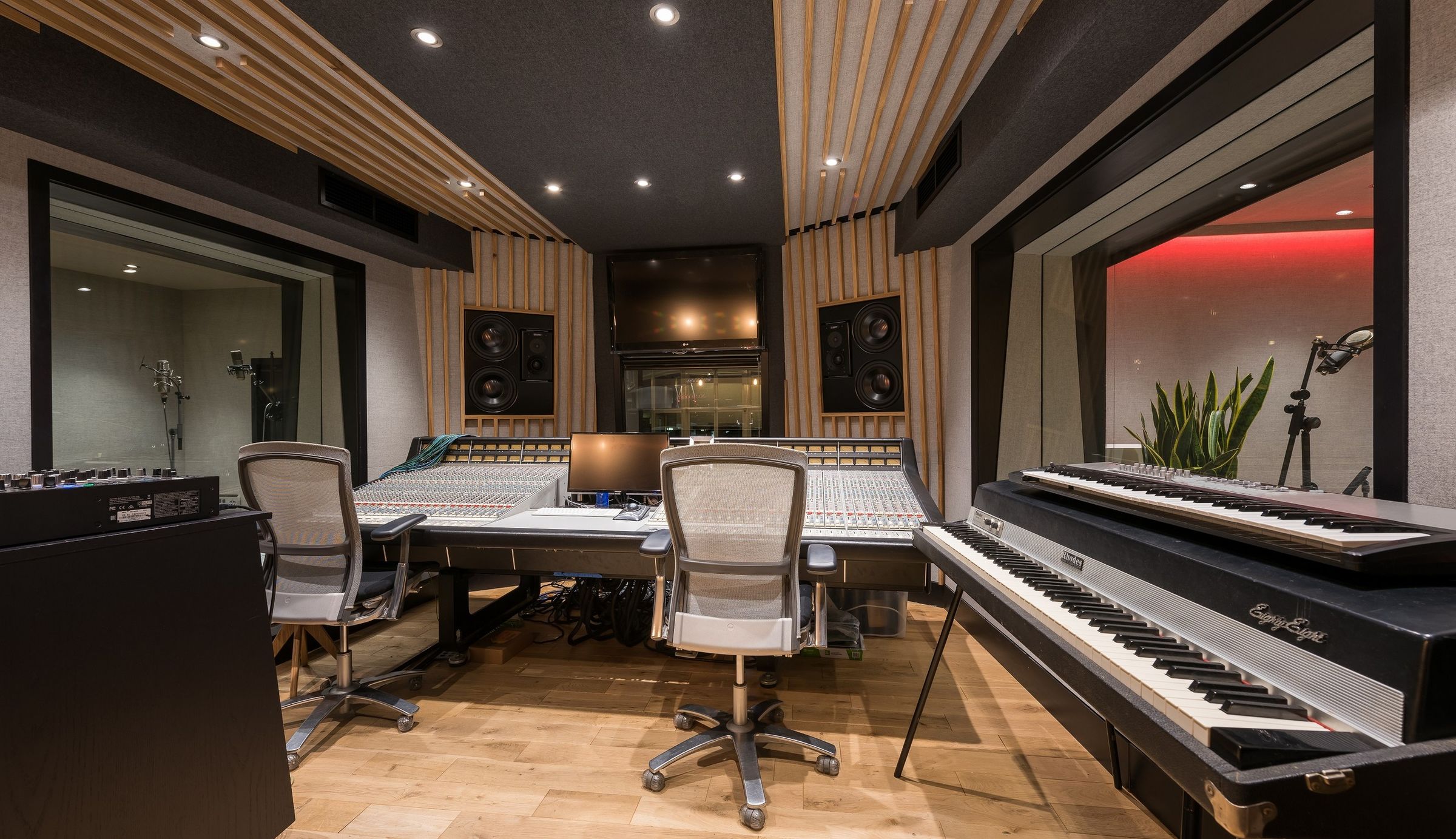 Gallery of Red Bull London Head Quarters | Dthree Studio | Media - 5