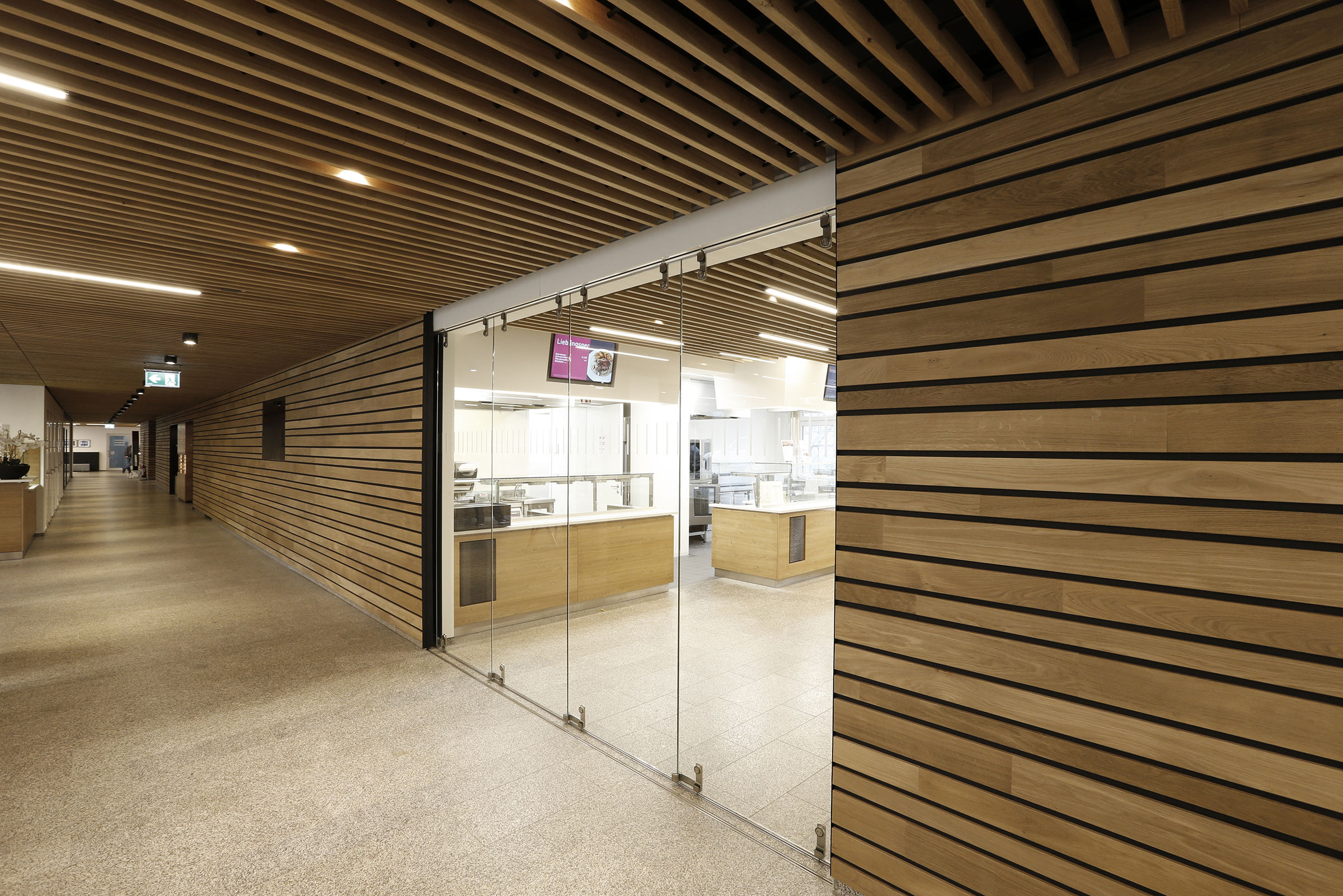 Linear - Wood Walls Interior par {marque} | Archello