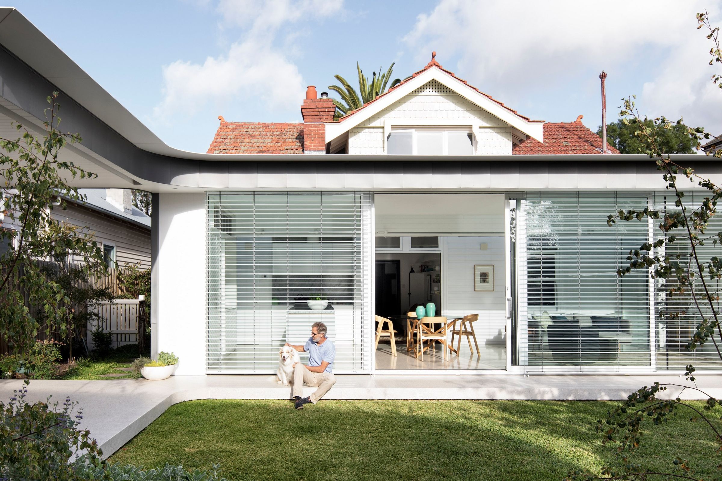 Outside In House | MODO (Michael Ong Design Office) | Archello