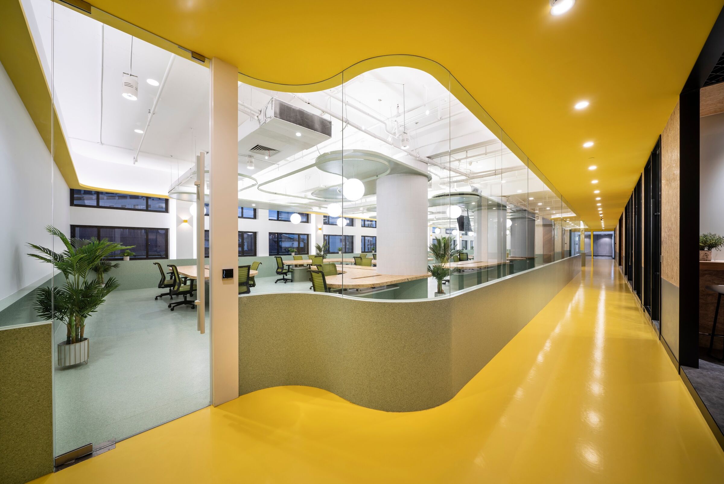 Gallery of unbot China inc. | Prism Design | Media - 17