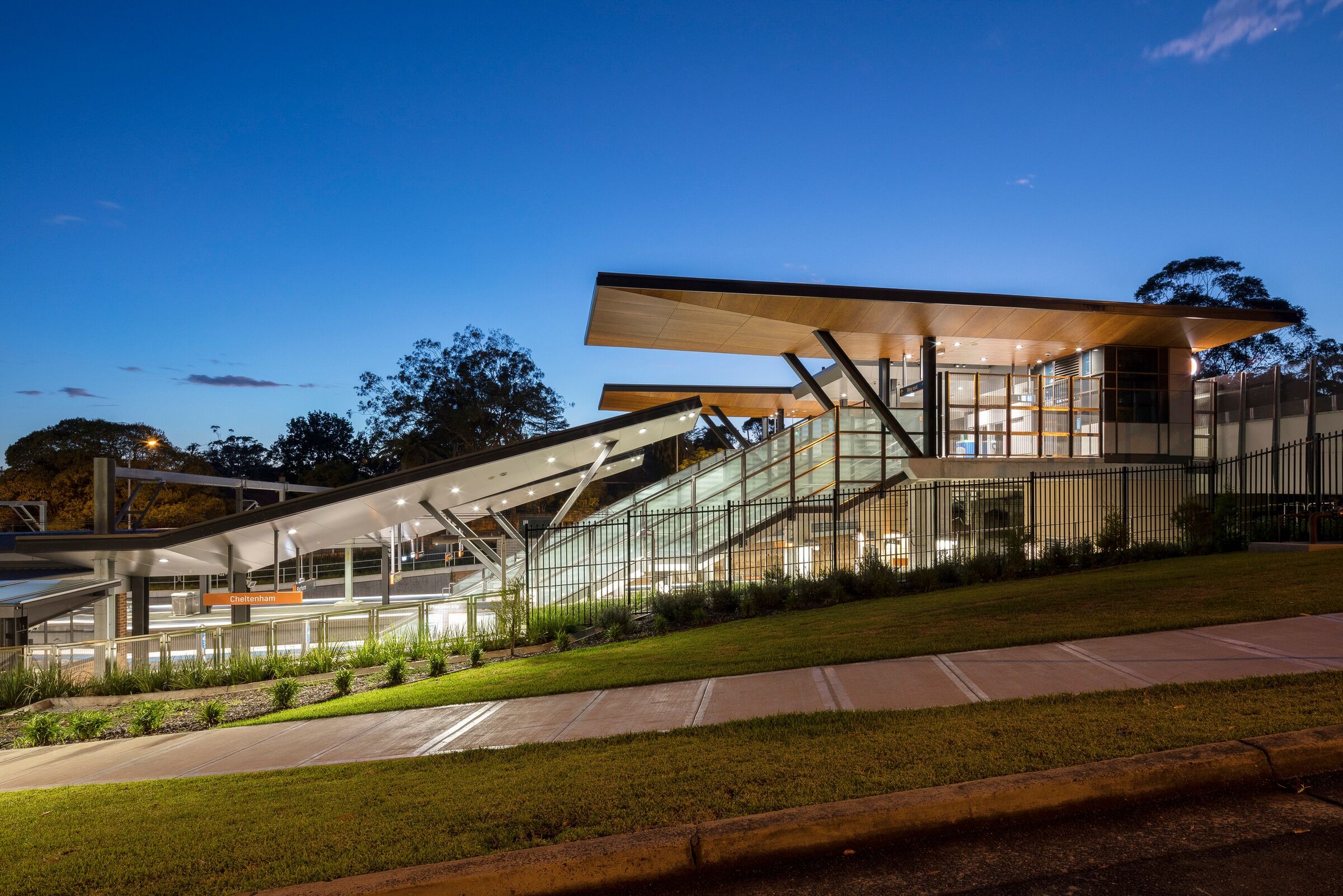 Cheltenham Station | Cox Architecture | Archello
