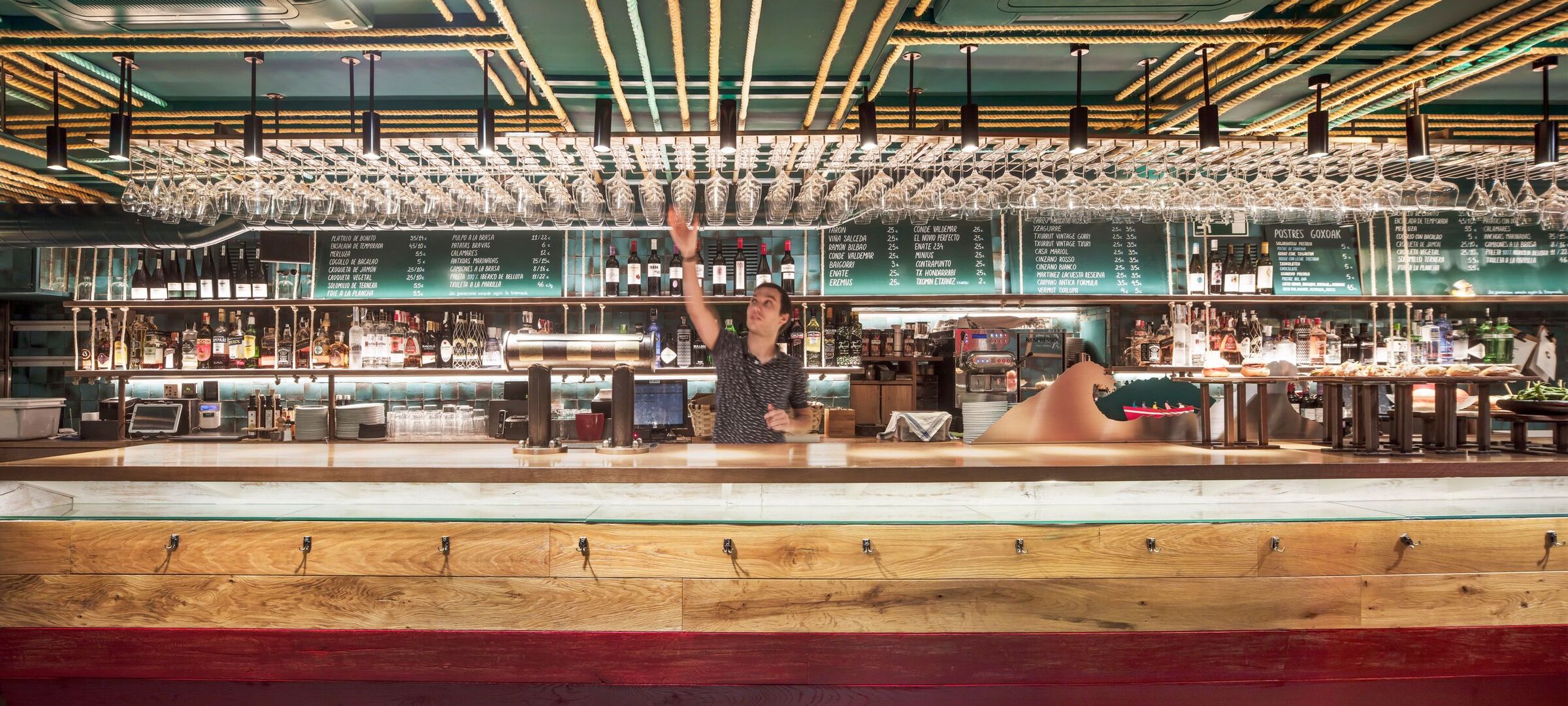 Txalupa Gastroleku Restaurant | EL EQUIPO CREATIVO | Archello