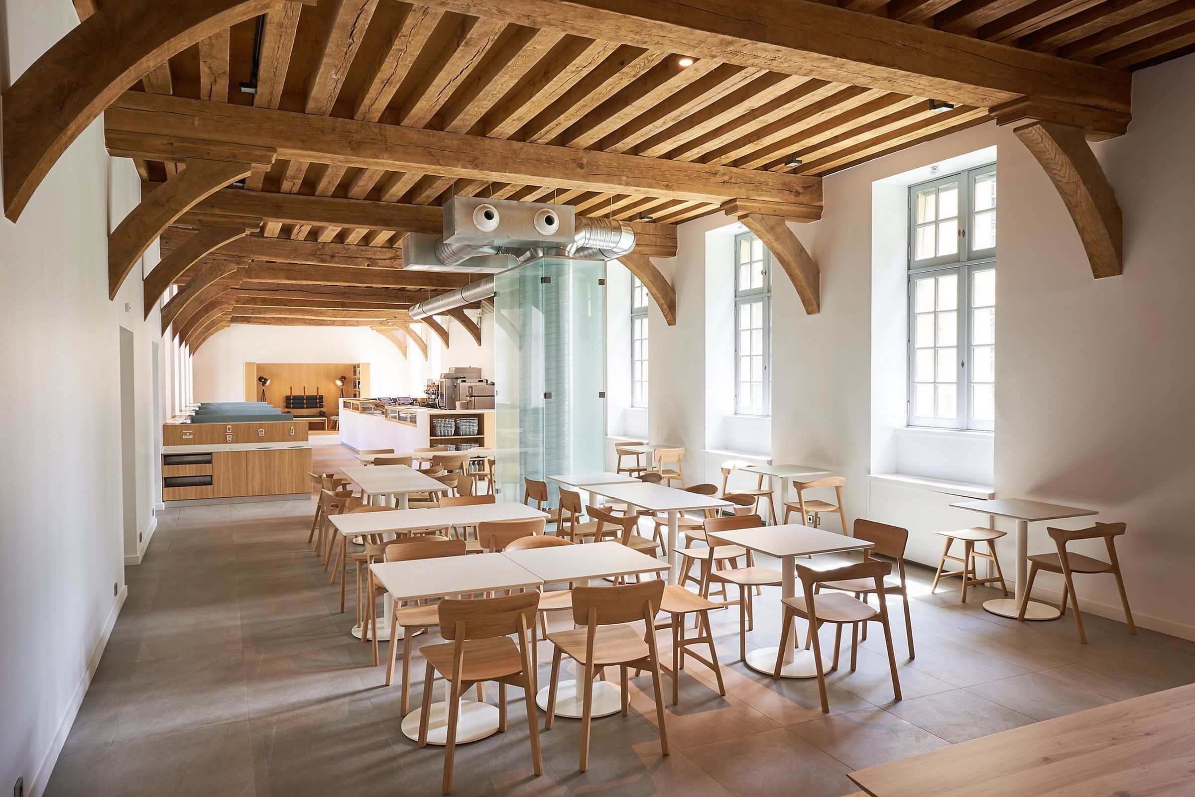 Ultimate flexibility and versatility define the design of this Paris ...