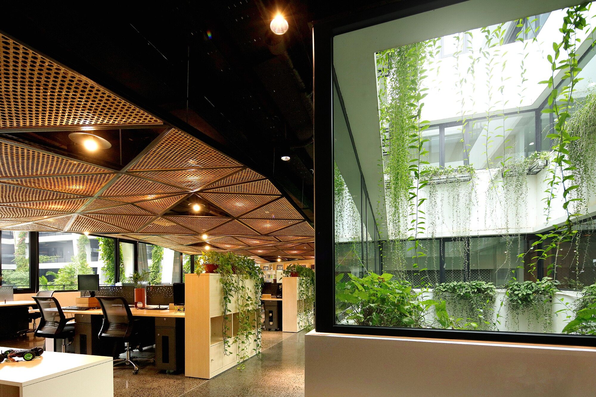 Featured working space of FPT Software | VUUV Architecture & Interior ...