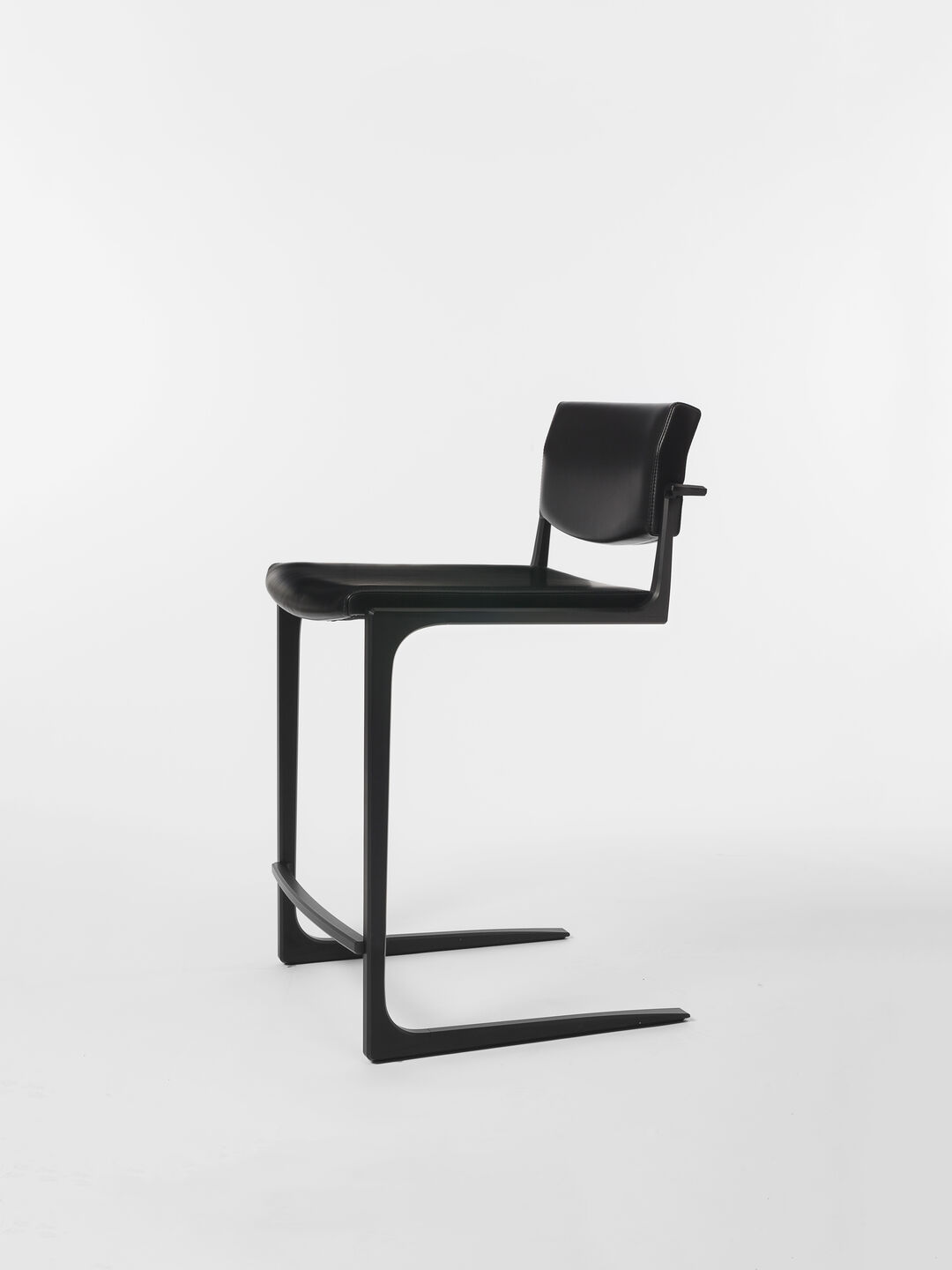 SHADOW COUNTER STOOL by Holly Hunt | Archello