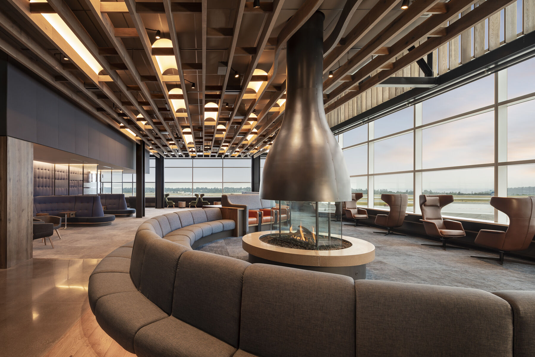 Alaska Airlines Lounge at SeaTac Int'l Airport | Graham Baba Architects ...
