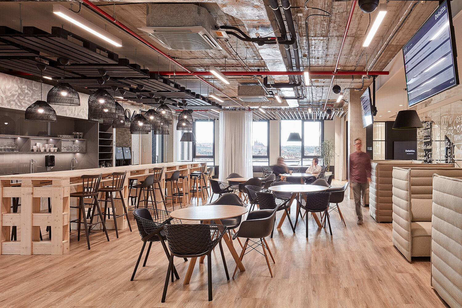 Gallery of Deloitte Prague office | Atelier Kunc Architects | Media - 18