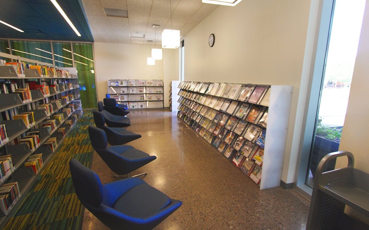 Cantilever Library Shelving by Spacesaver Corporation | Archello