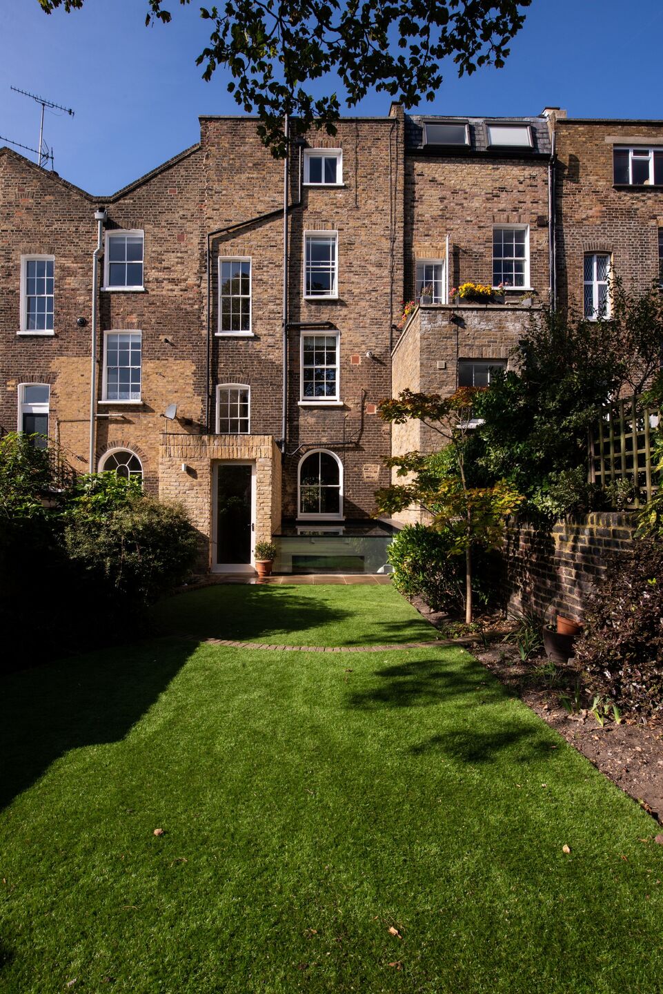 Barnsbury House | Paul Archer Design | Archello