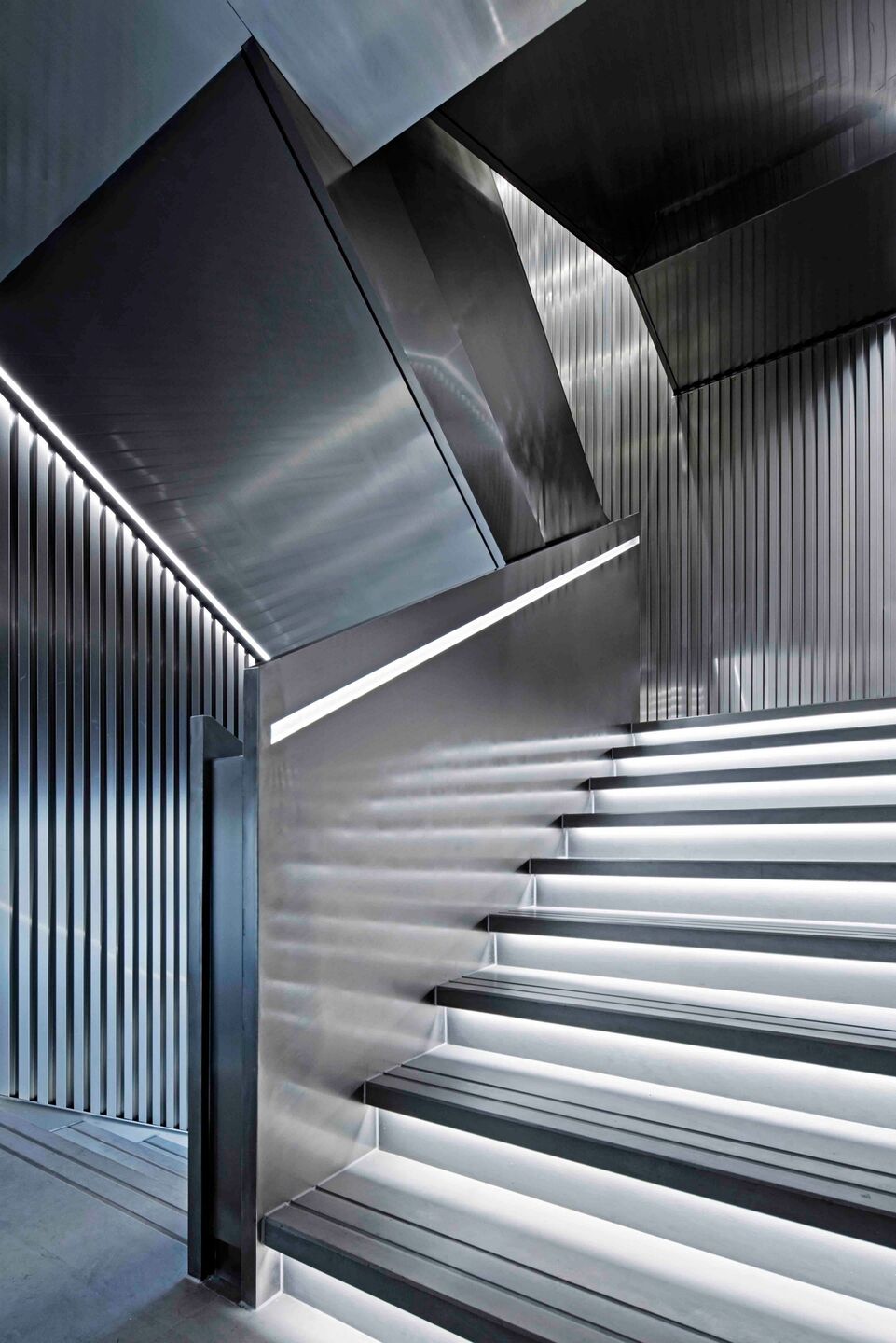 Gallery of UOB Art Gallery | BNJN Design | Media - 7