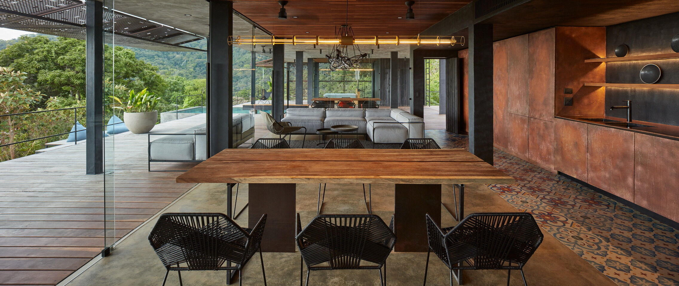 Costa Rican home appears to levitate over its tropical surroundings ...