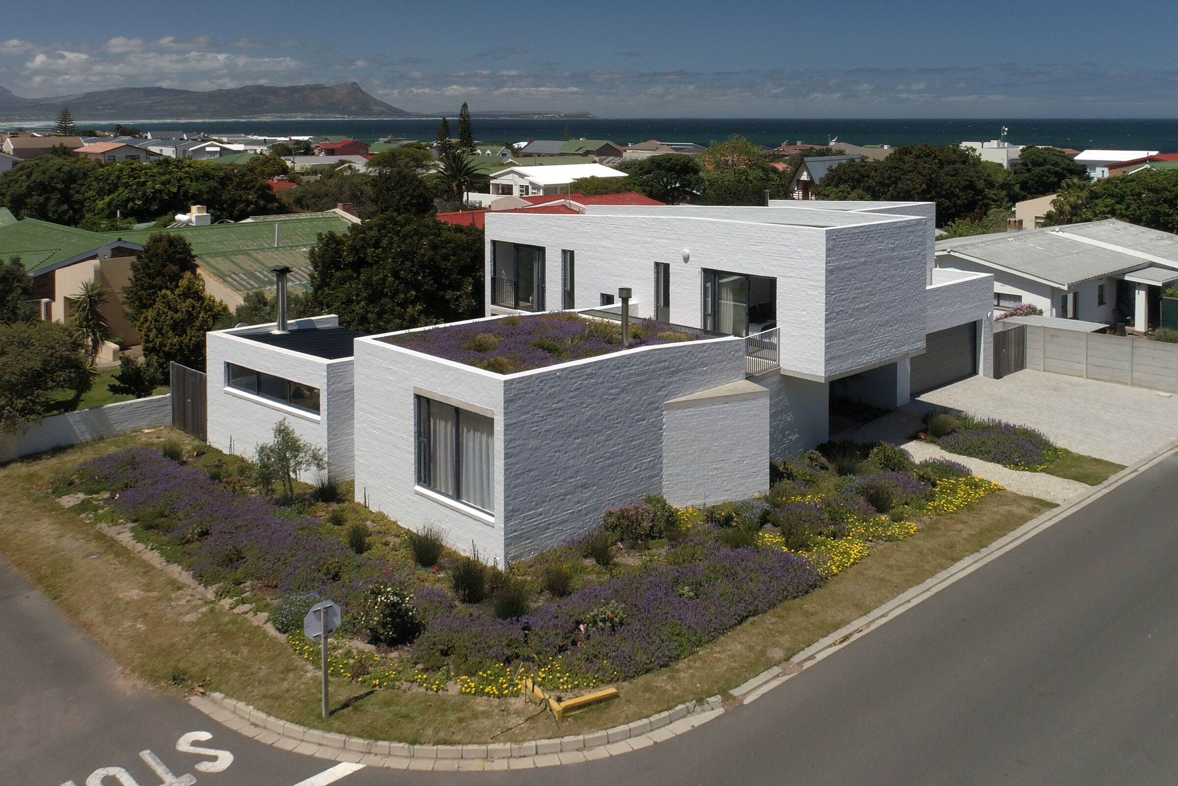 Gallery of House 4AK | Swansilva Architecture | Medios De Comunicación - 1