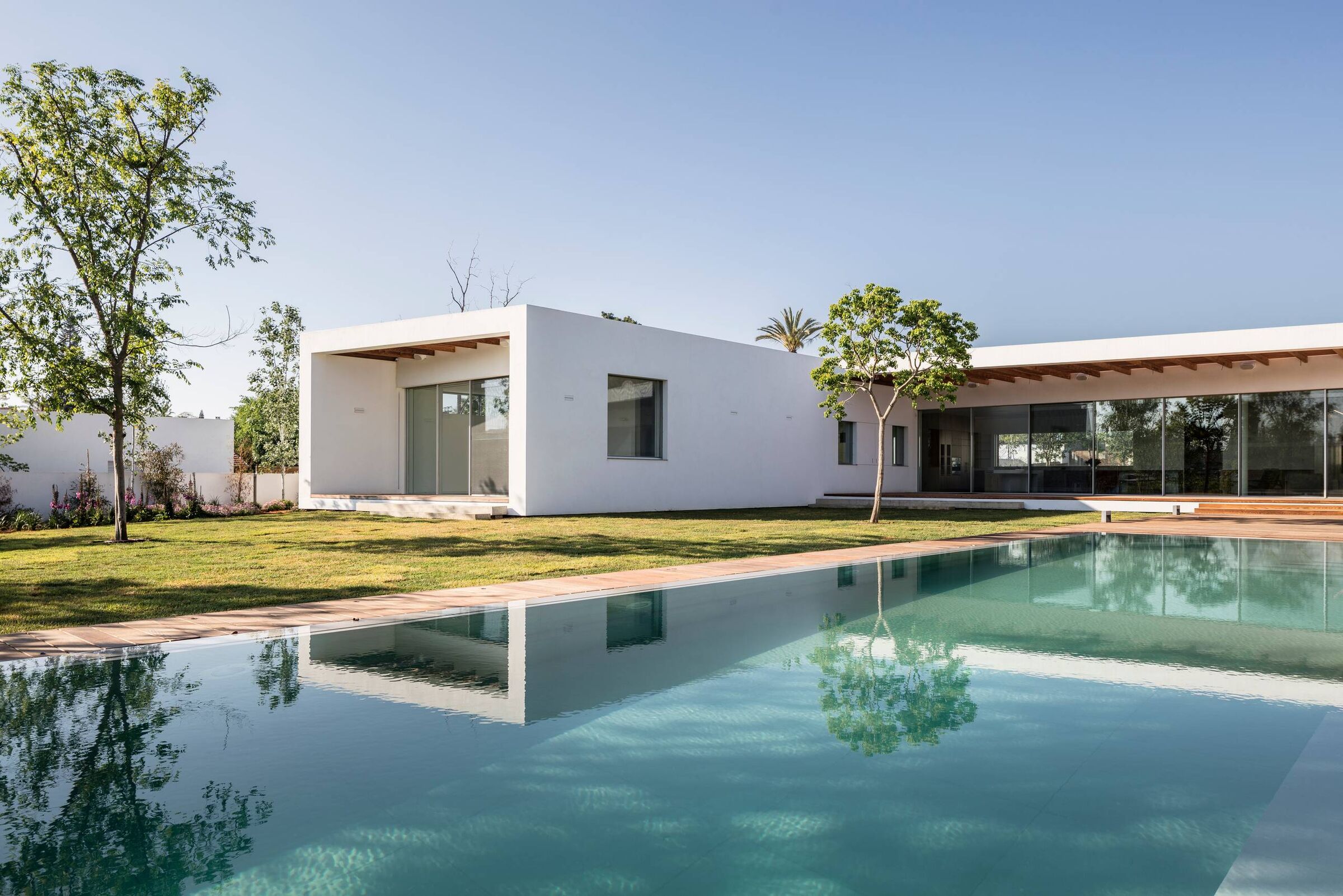 Z House | Ronnie Alroy Architects | Archello