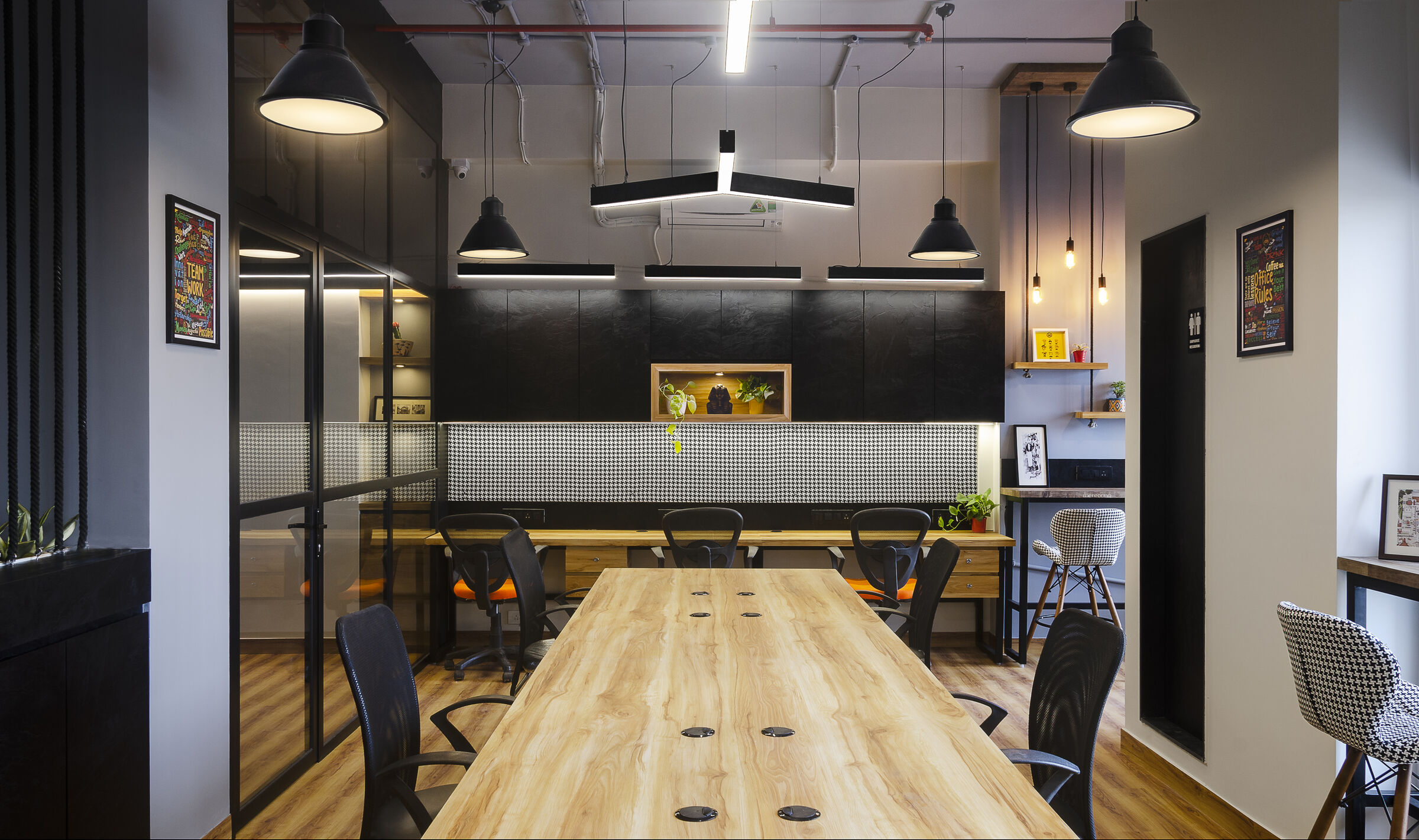 Vrnda Pharma Office | The Design Chapel | Archello