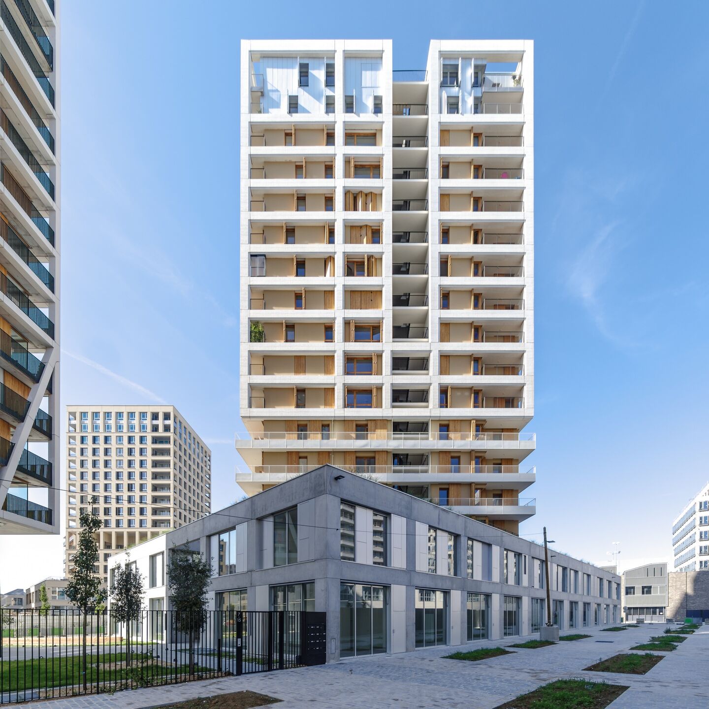 Gallery of Two Towers at La Chapelle International | MOA architecture ...