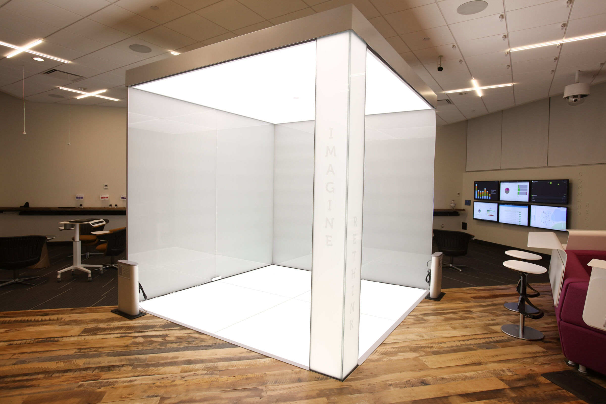 Dell Cube | ASB GlassFloor | Archello