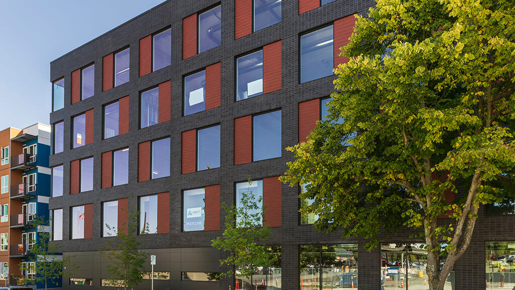 Cascadia Windows & Doors による Universal Series Windows & Doors | Archello