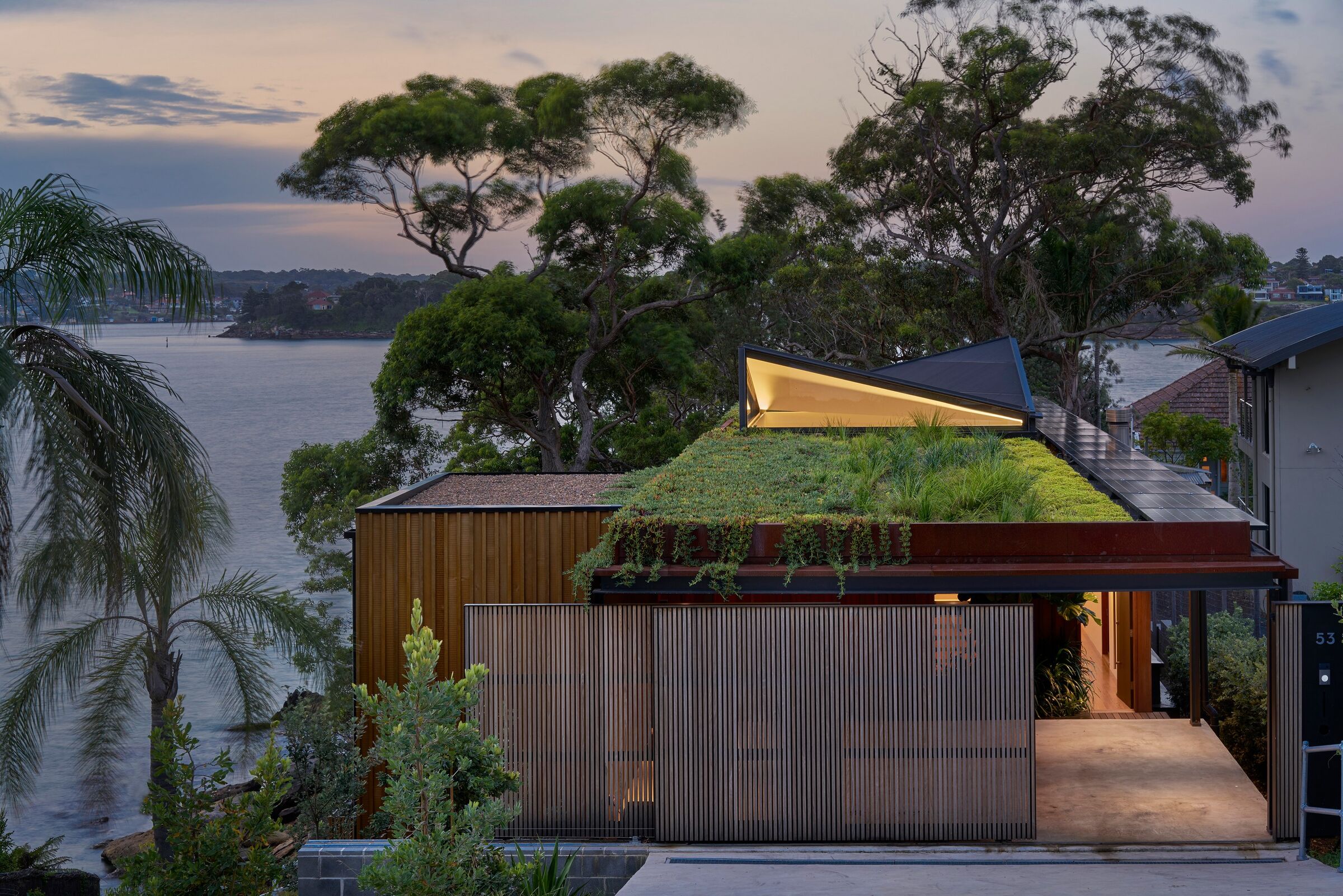 Bundeena Beach house | Grove Architects | Archello