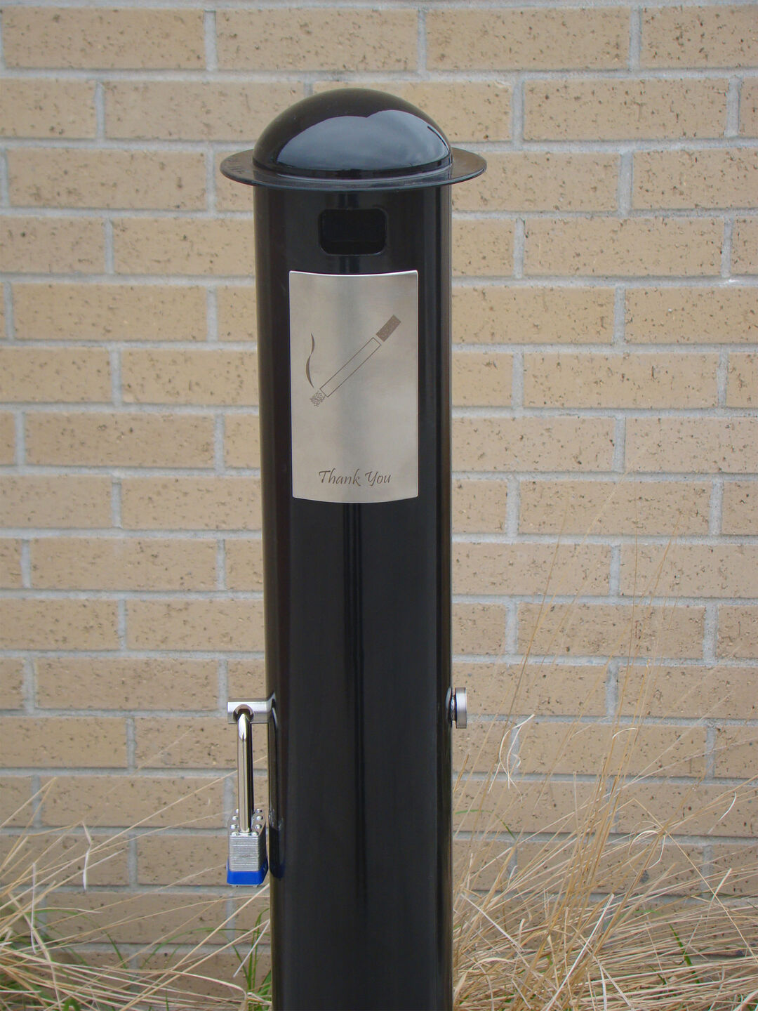 Smoking Post Bollard by SiteScapes Inc. | Archello