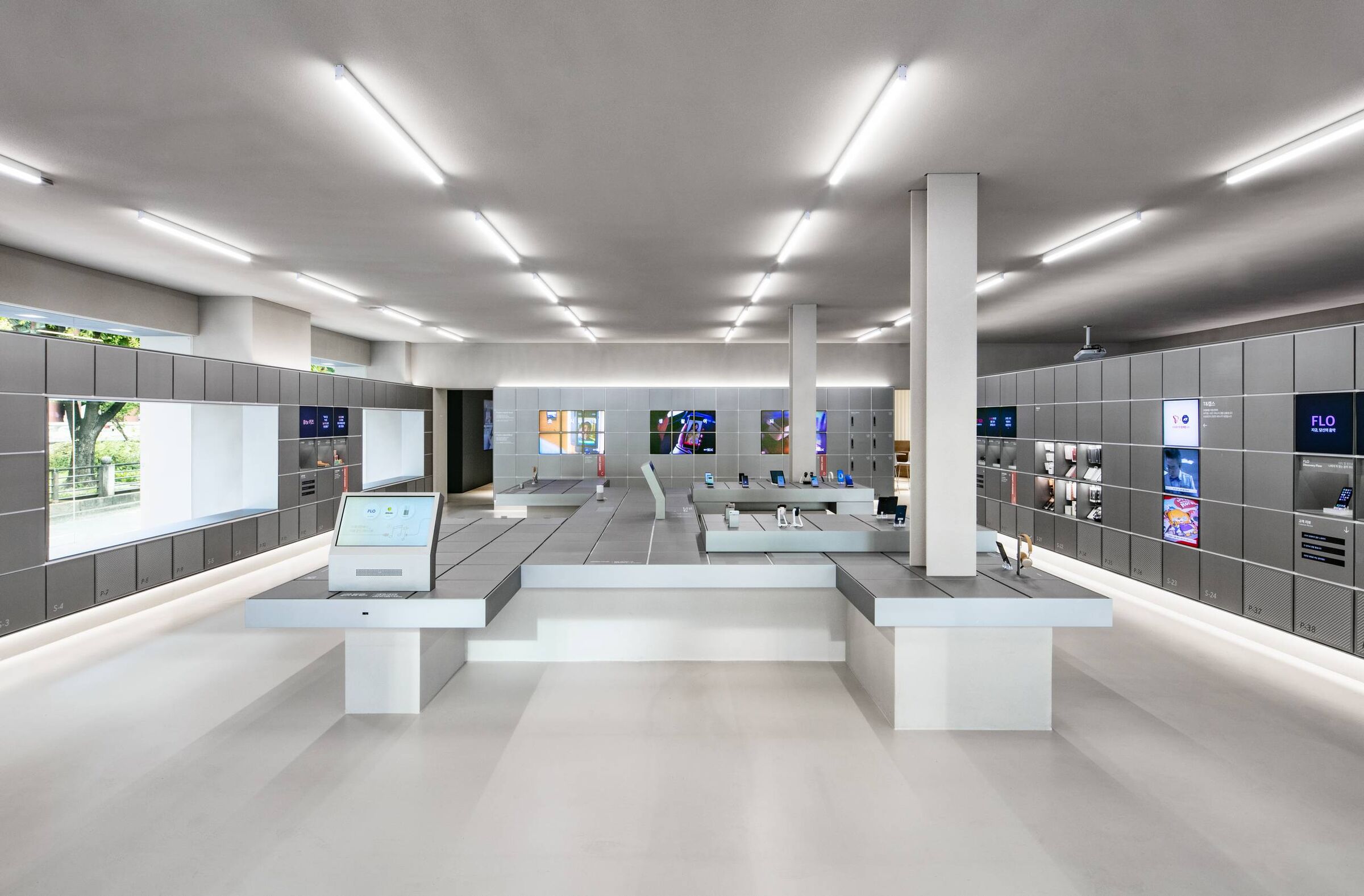 Gallery of SK T PLACE Jonggak Store | TEAM55667788 | Media - 1