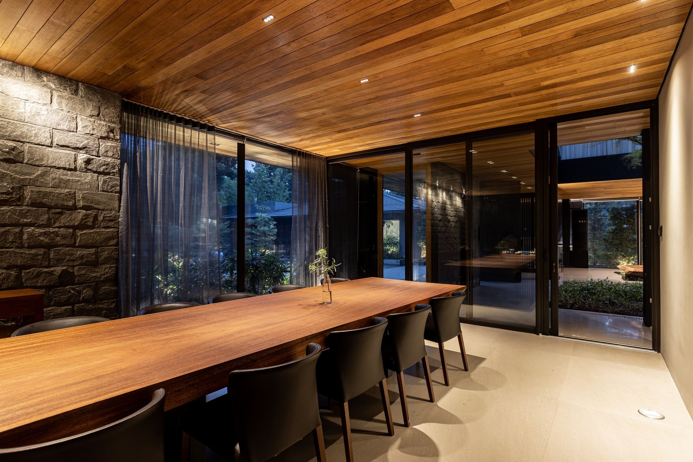 Gallery of ET New Manila House | PXP Design Workshop Co | Media - 16