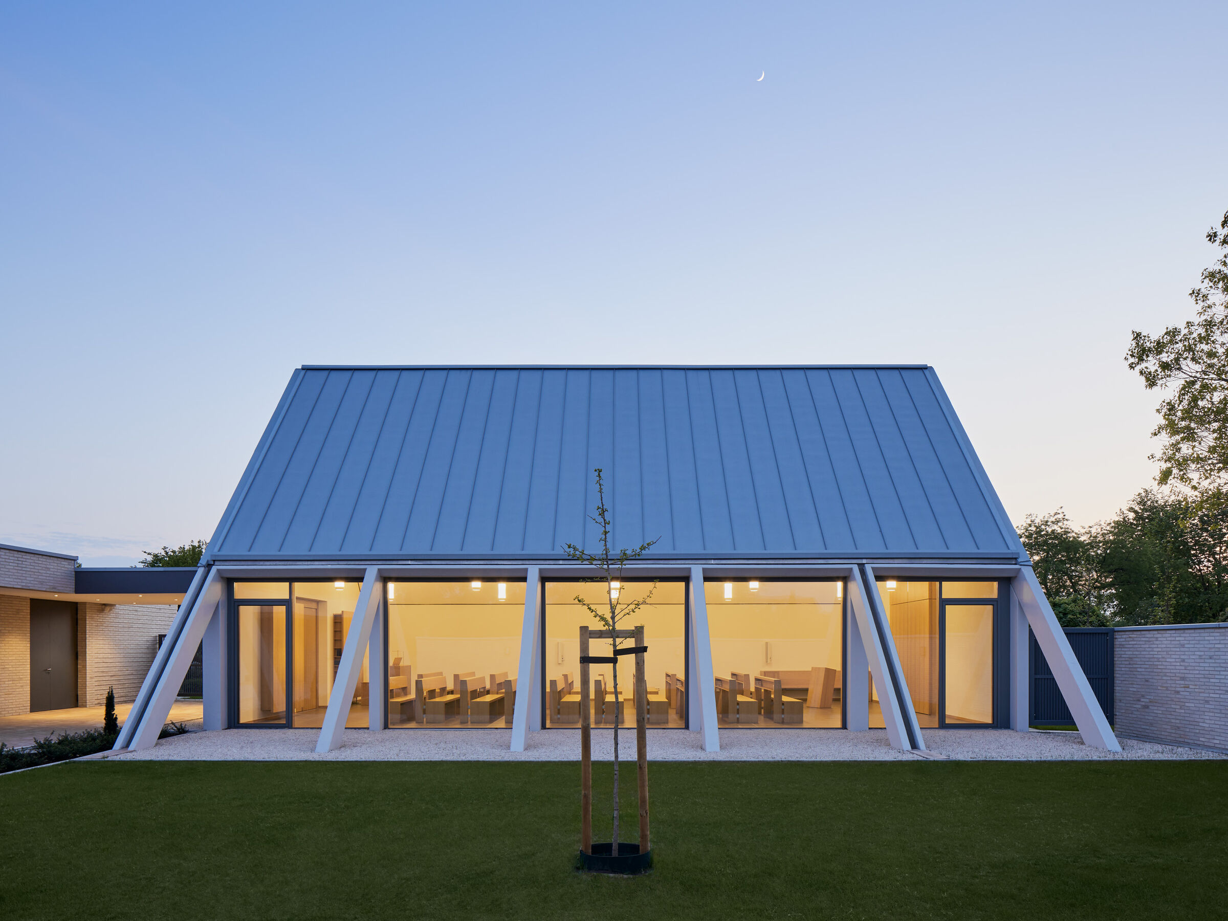 Construction of the funeral parlour | Fourmove Architekten PartGmbB ...