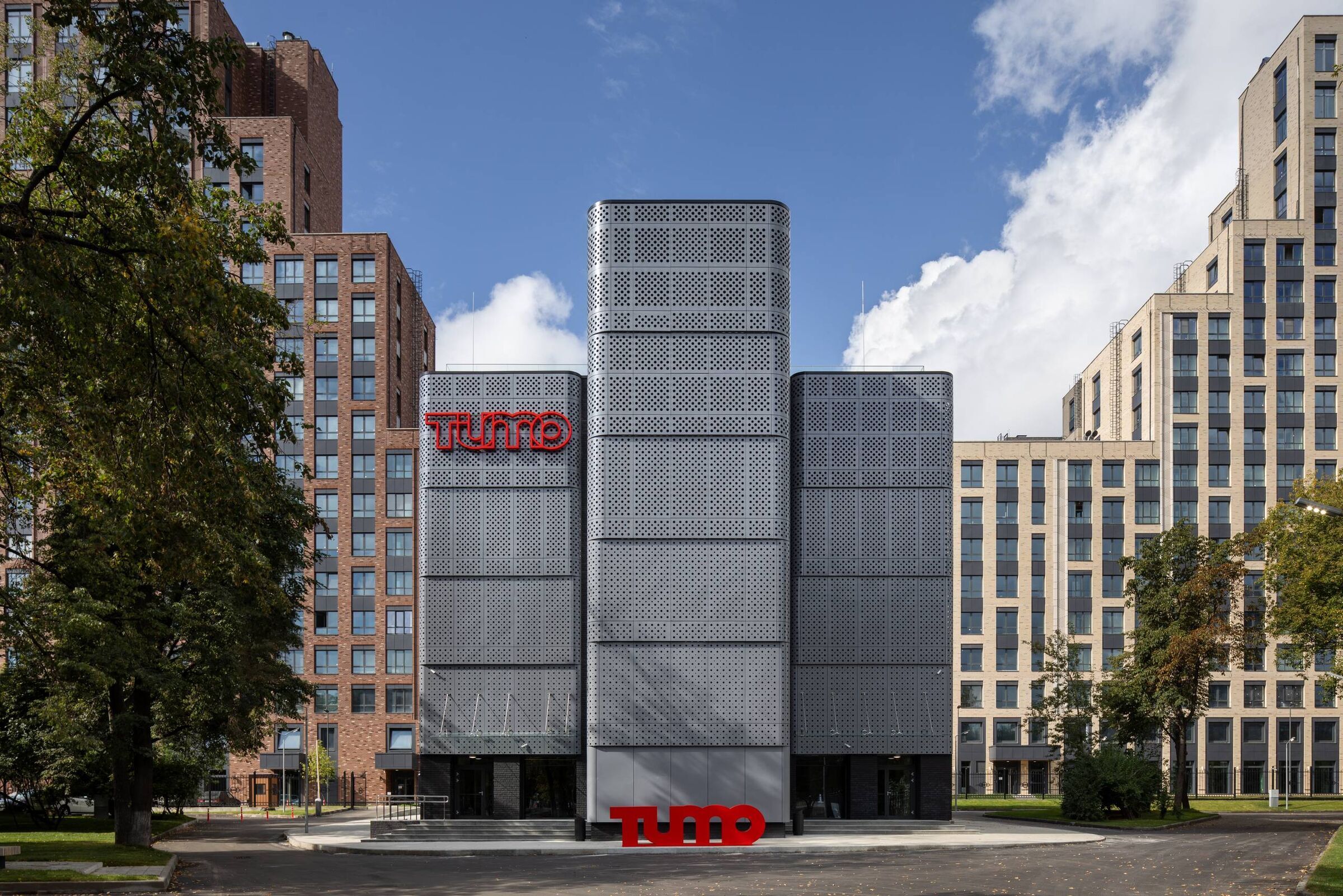 TUMO Centre design based on the iPhone – minimalist, technological, and ...