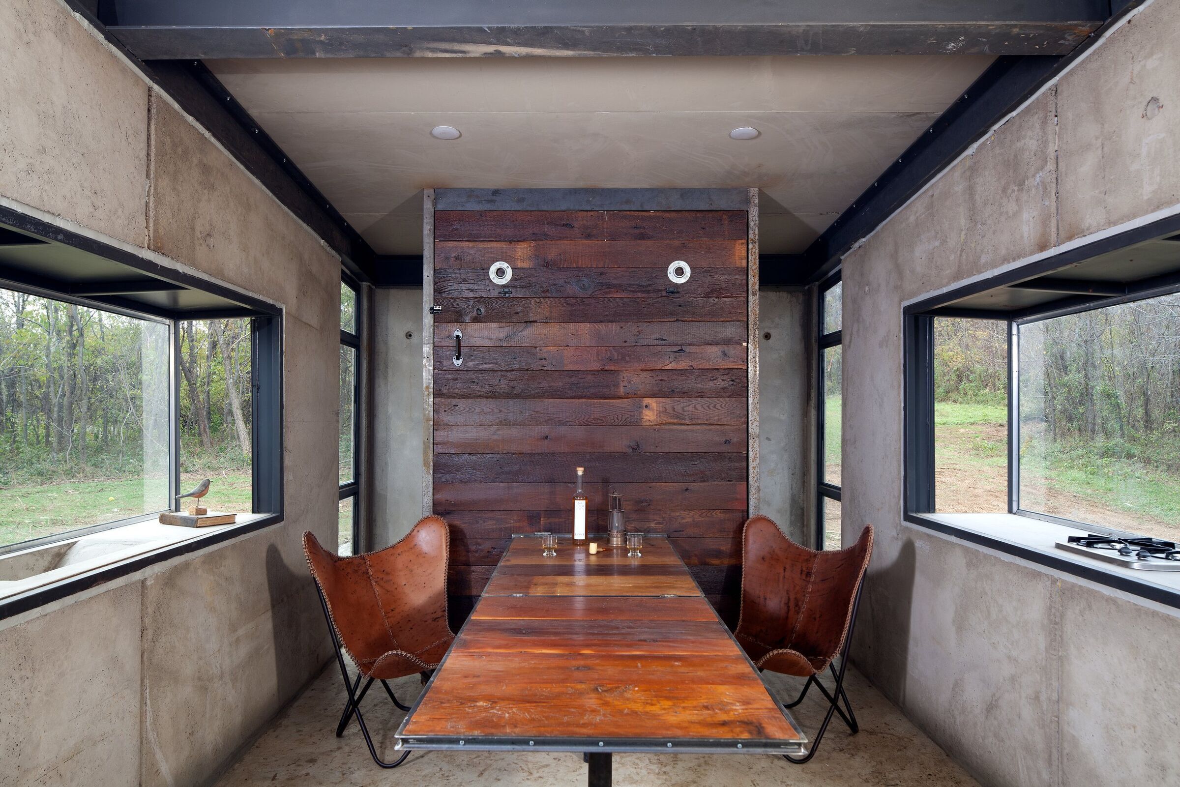 Lost Whiskey Cabin unplugs from digital life | Archello