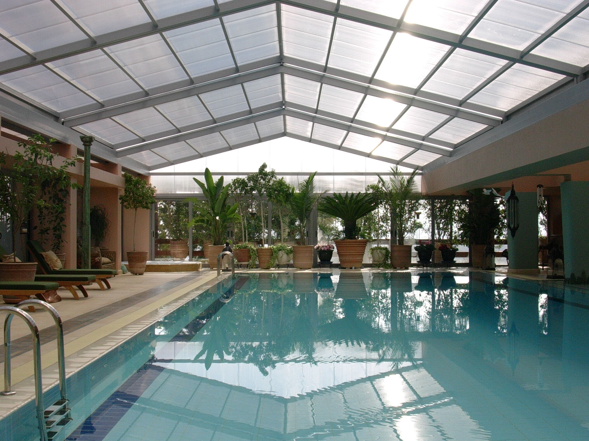 Retractable Roof Swimming Pool This Amazing Retractable Roof Shelters