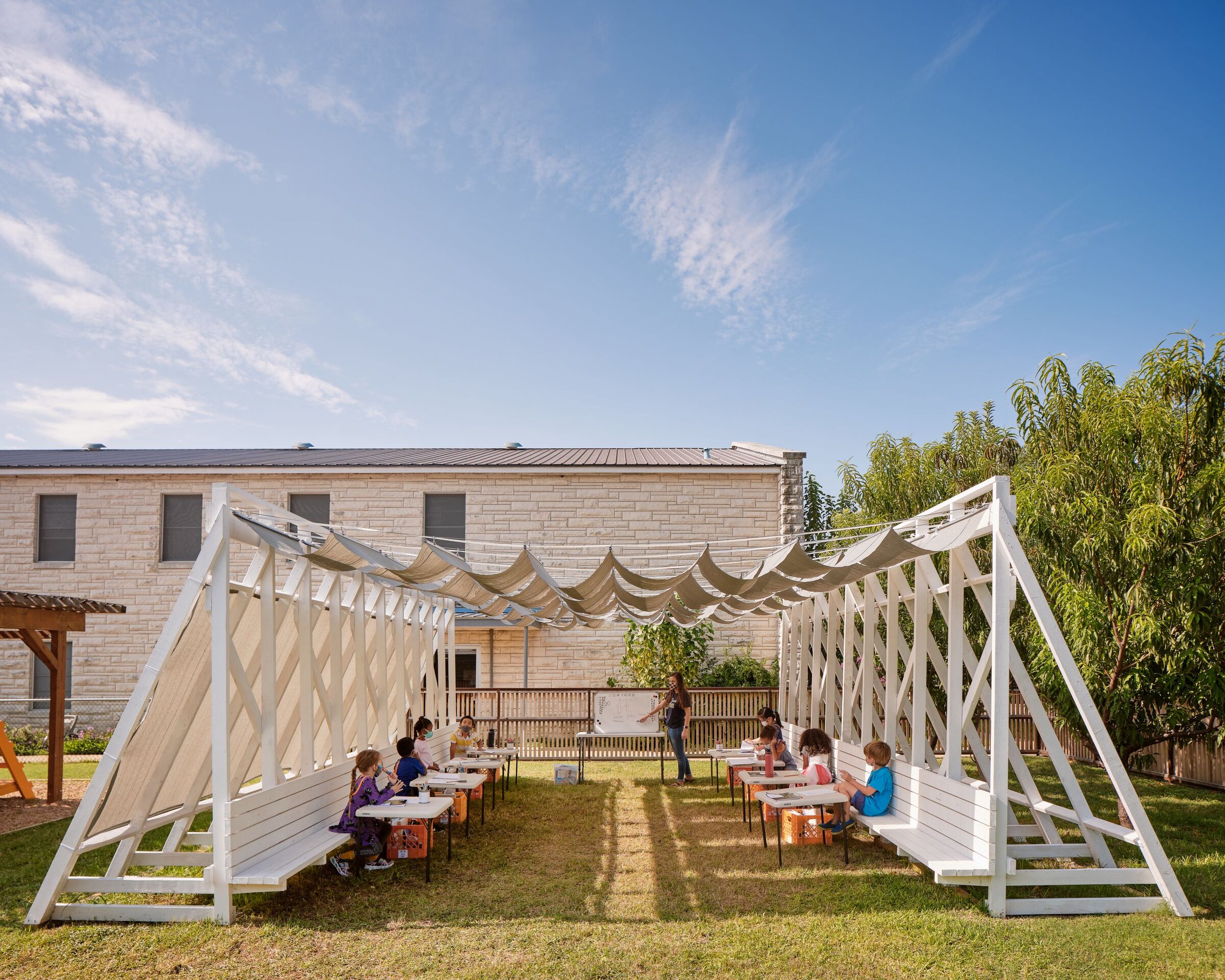 Temporary Tiger - Covid Classroom | Murray Legge Architecture | Archello