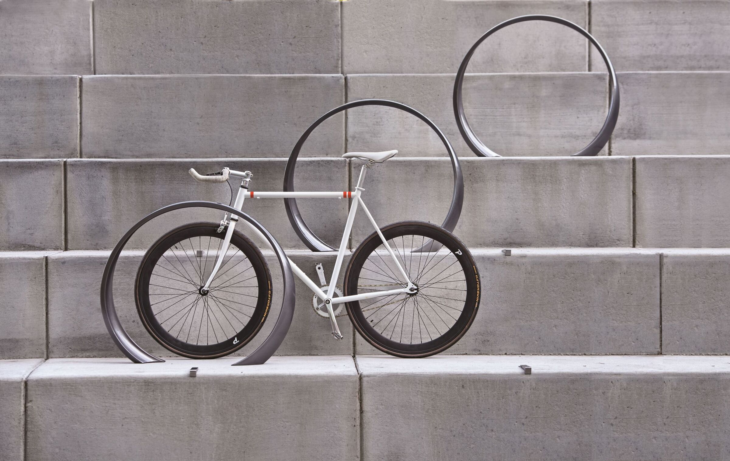 Loop Bike Rack by Landscape Forms | Archello