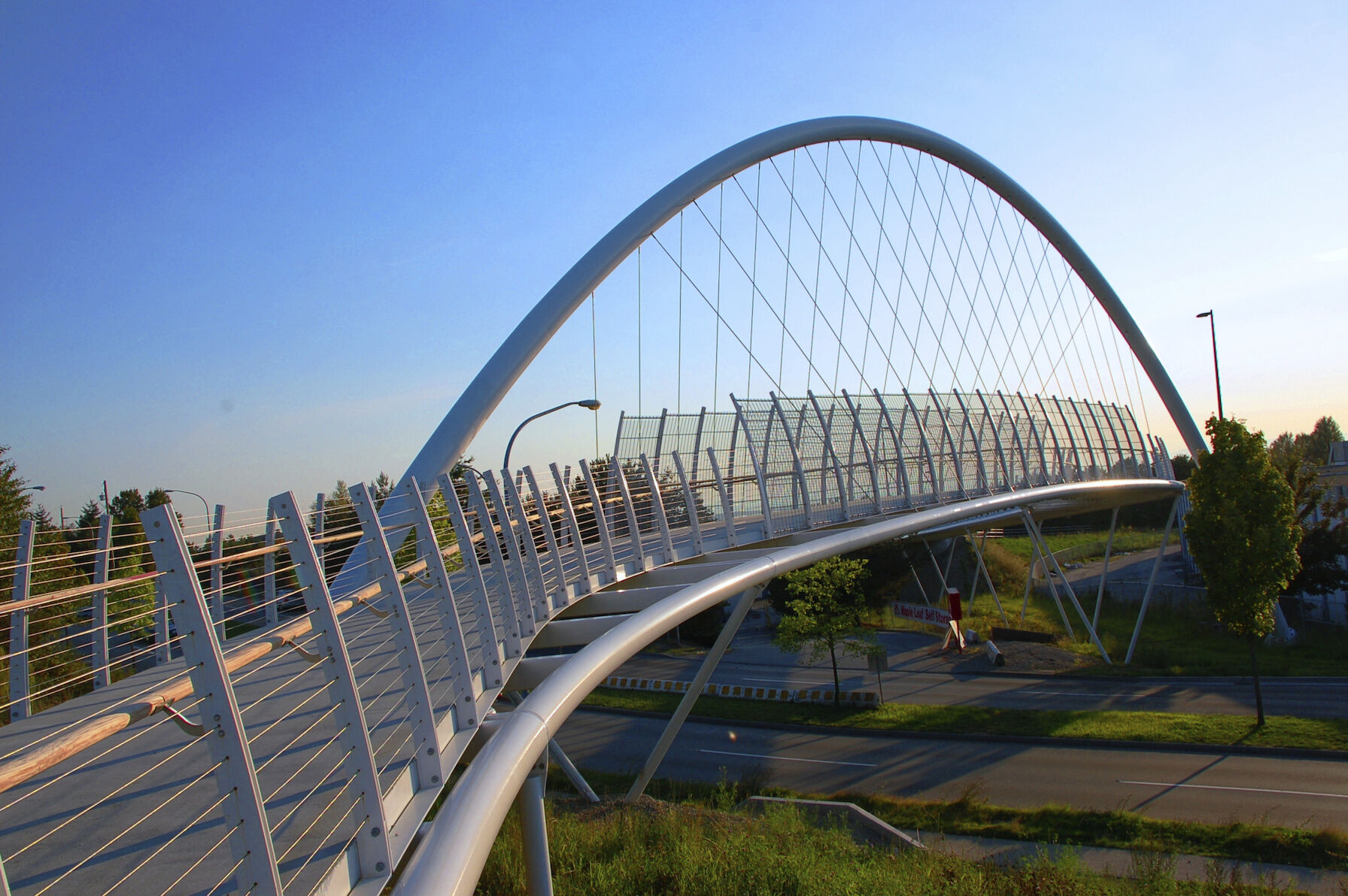 Griffiths Drive Bridge | GKD Metal Fabrics | Archello