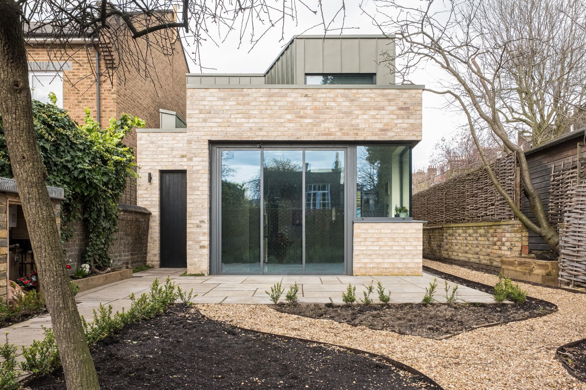 Gallery of Hidden House | Alan Morris Architect | Media - 1