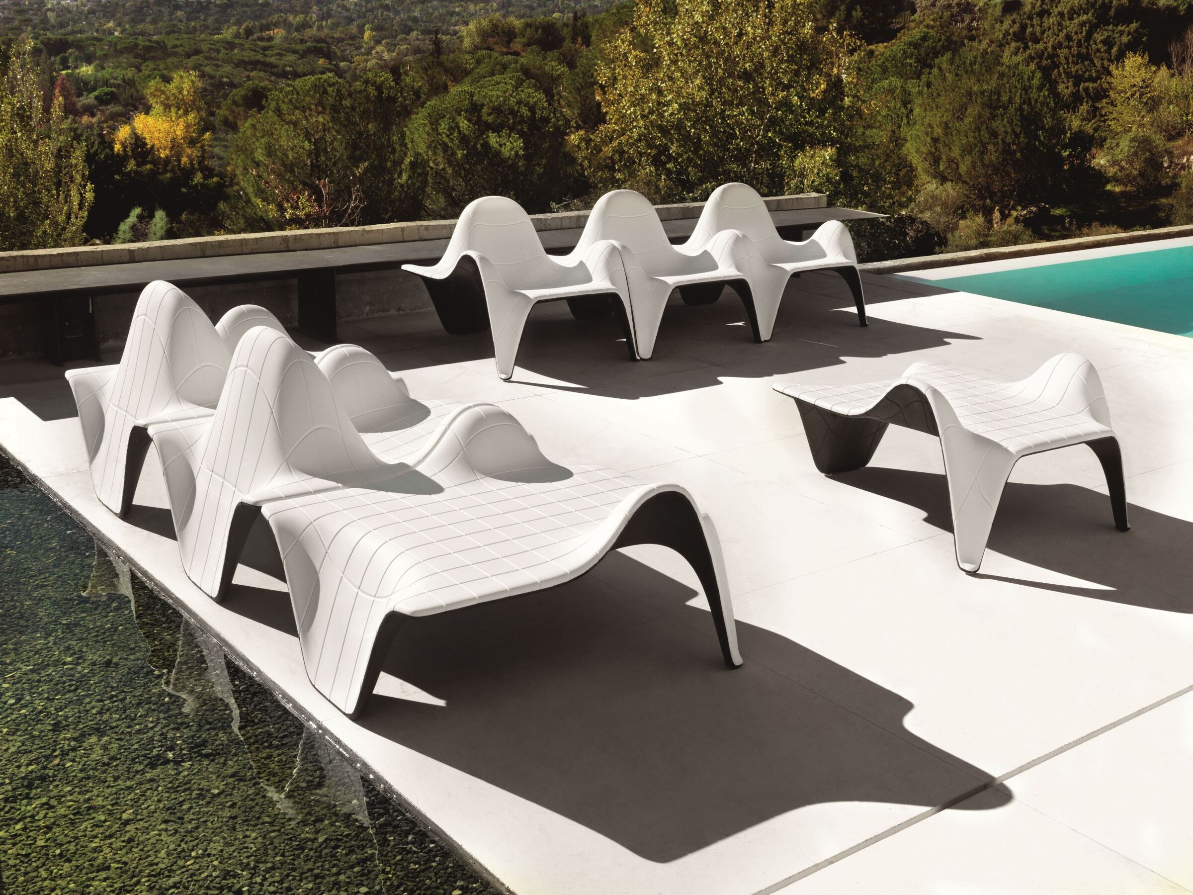 F3 side table by Vondom | Archello