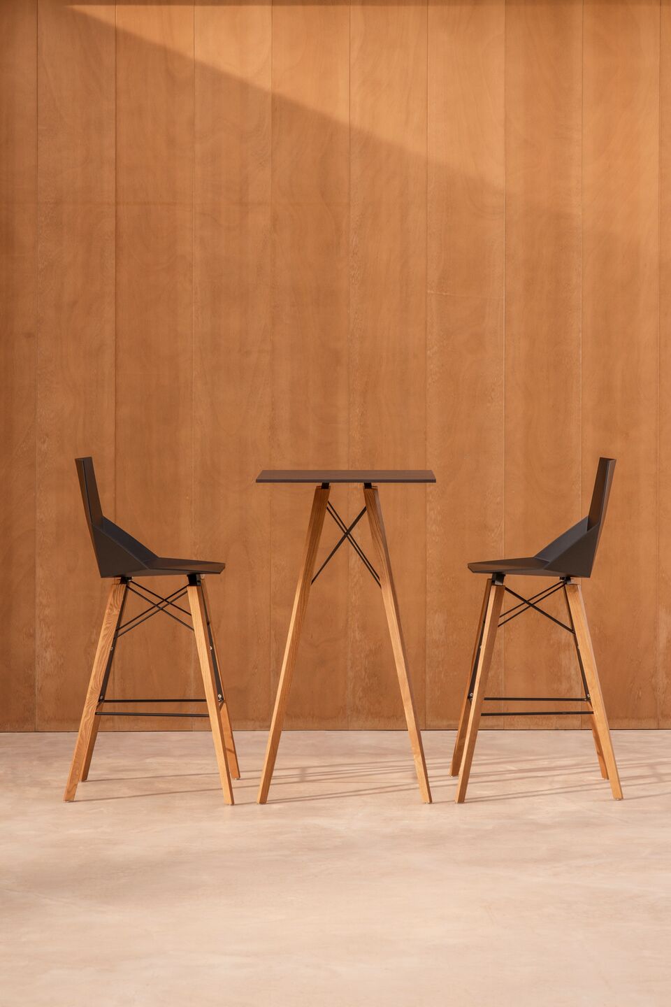 Faz HIGH TABLE por Vondom | Archello